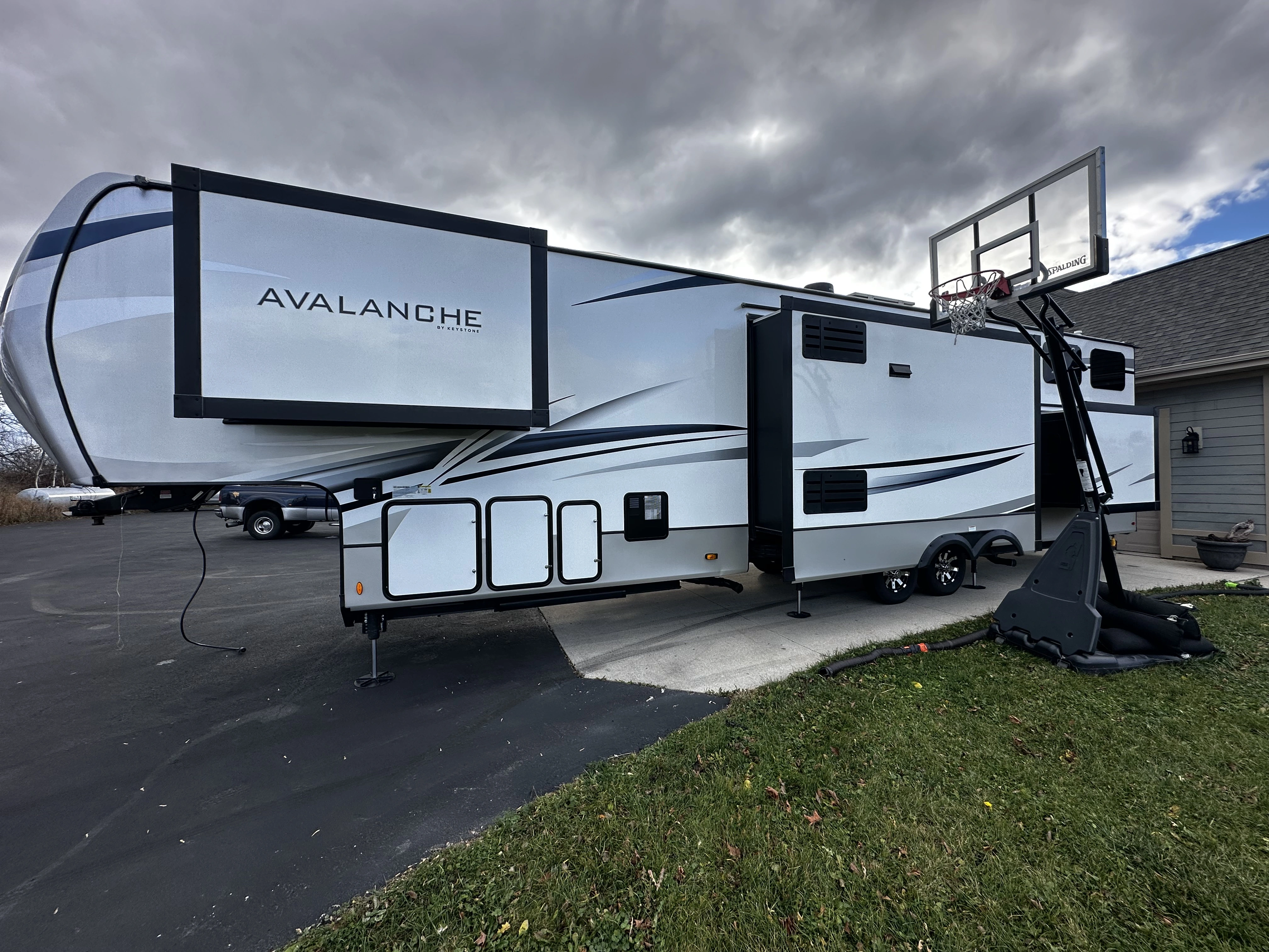 Keystone Avalanche 390DS RVs For Sale - RV Trader