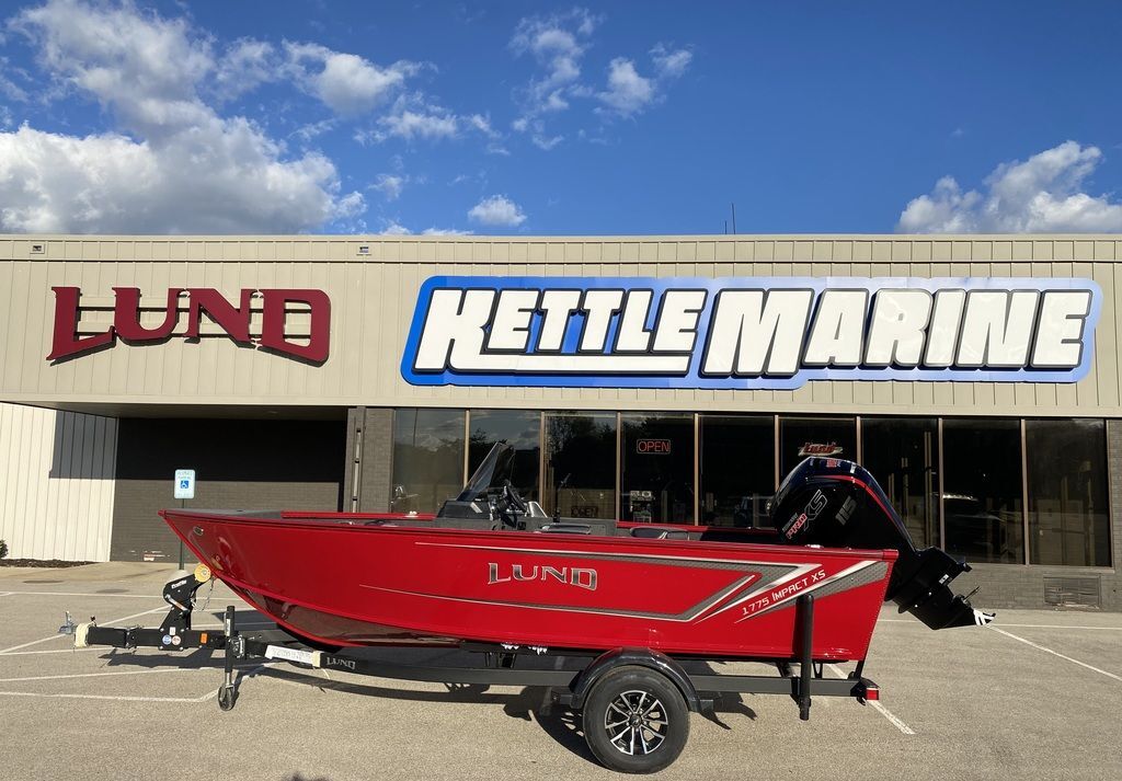 New 2025 Lund 1775 Impact Xs Side Console 2025 Sport For Sale in ...