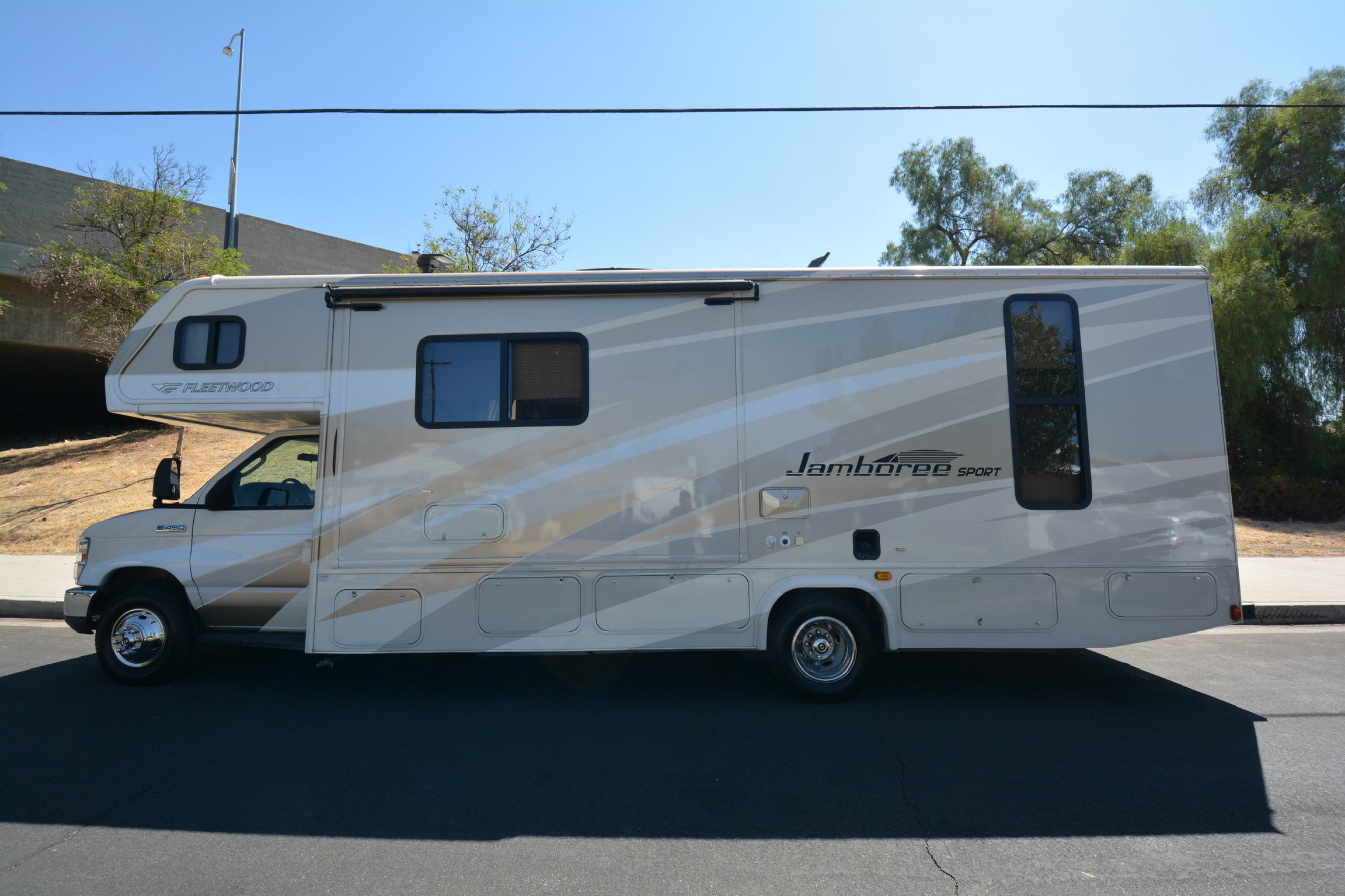 Used 2011 Fleetwood Jamboree Sport 28z in Granada Hills, CA ...