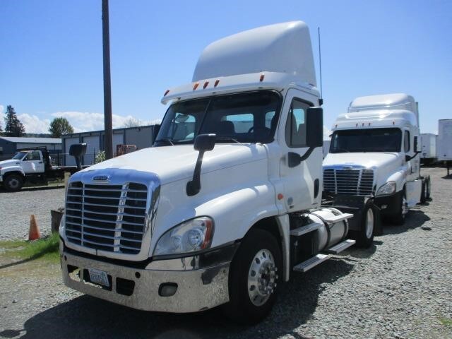 Conventional - Day Cab Trucks for Sale | Commercial Truck Trader
