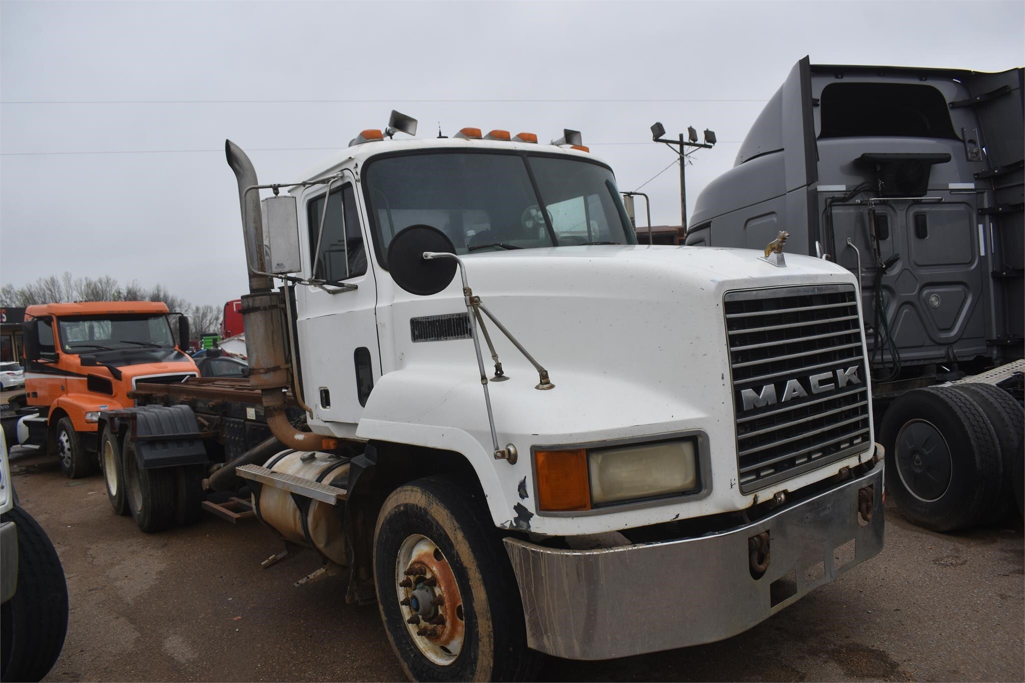 Used 1997 Mack 600 For Sale in Covington, TN - 5031049779 - Commercial ...