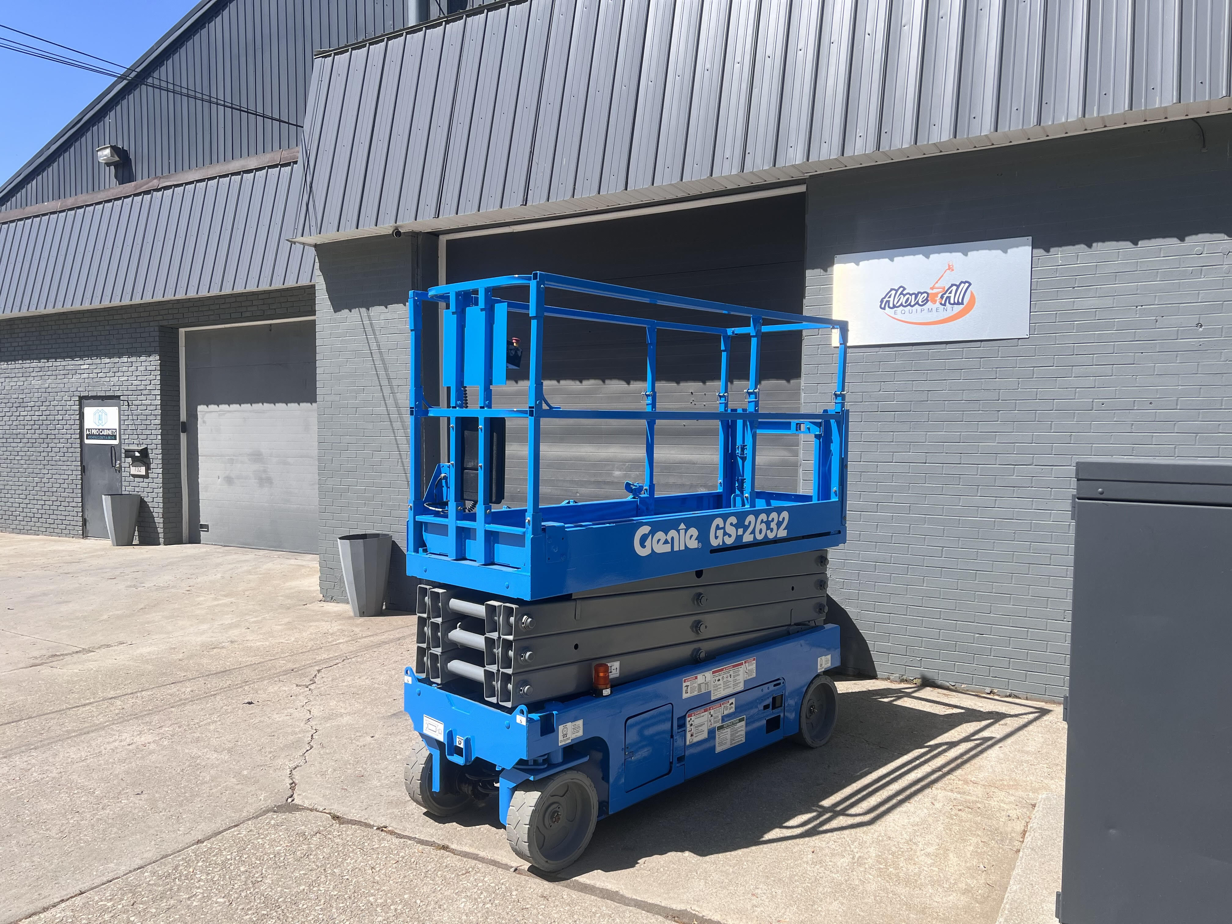 Used STANDARD Scissor Lifts Equipment For Sale Near Indianapolis, Nova ...