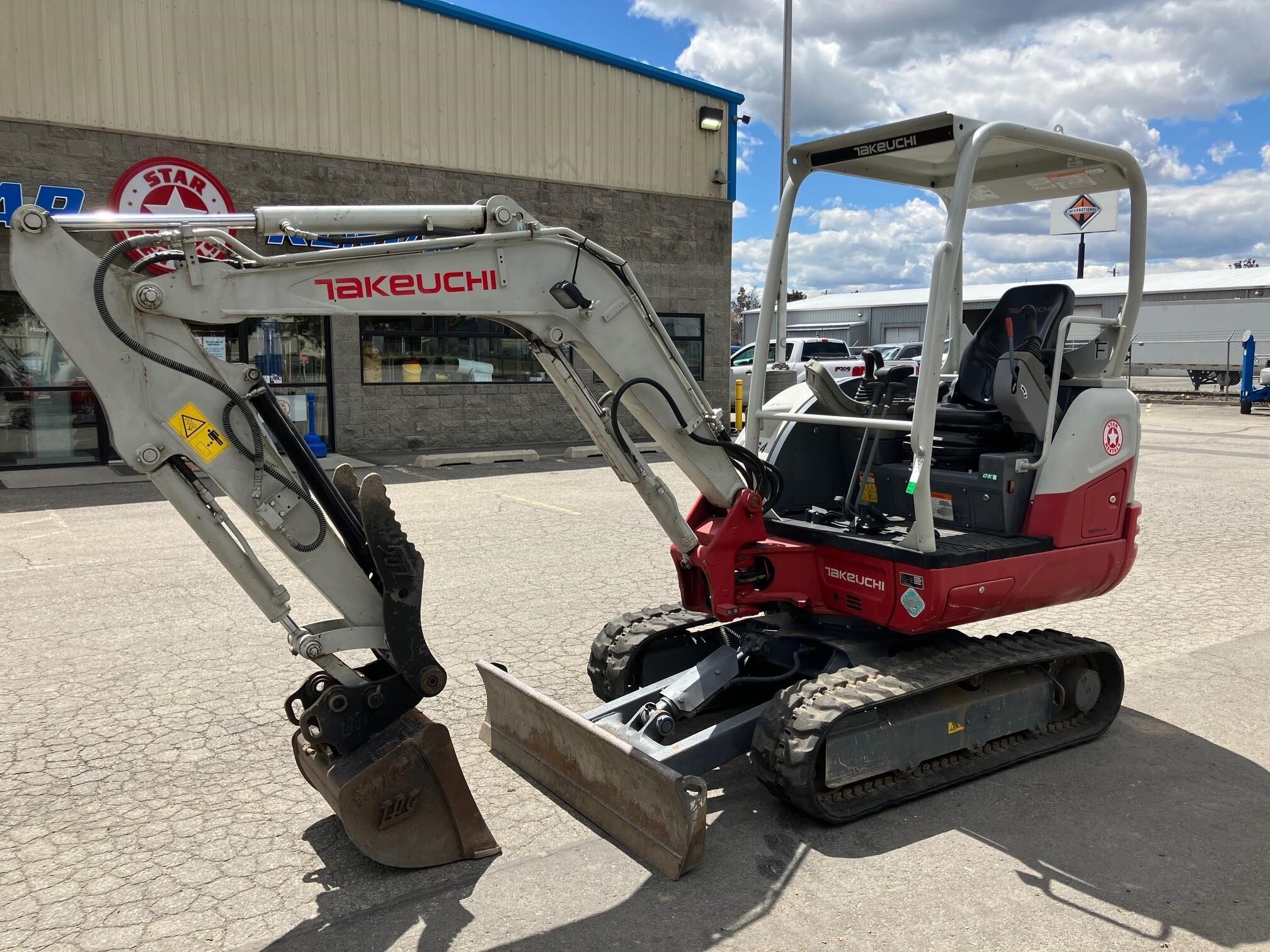 Used 2020 Takeuchi TB230 For Sale in Portland, OR - 5034255717 ...