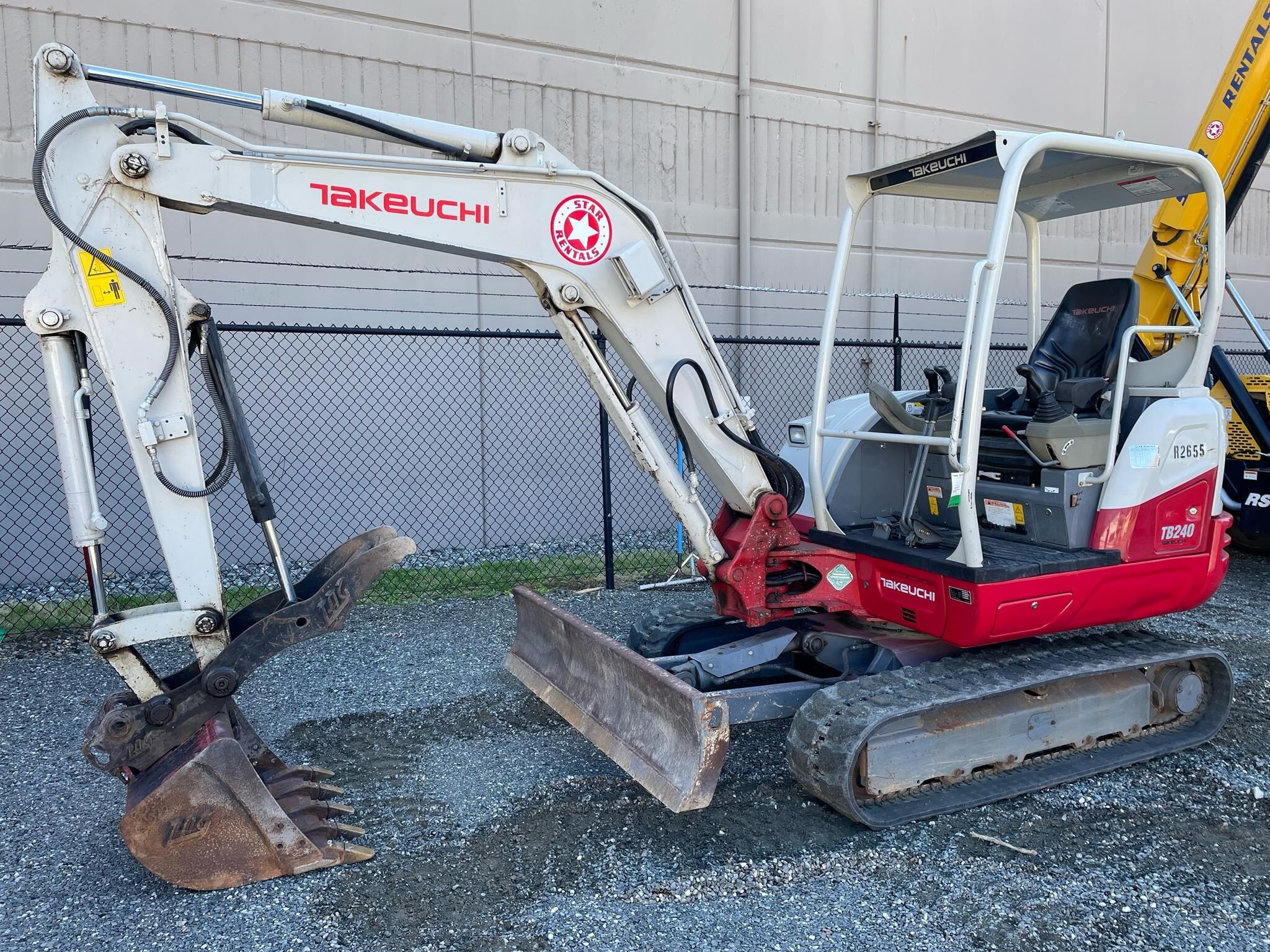 Used 2019 Takeuchi TB240 For Sale in Portland, OR - 5034255822 ...