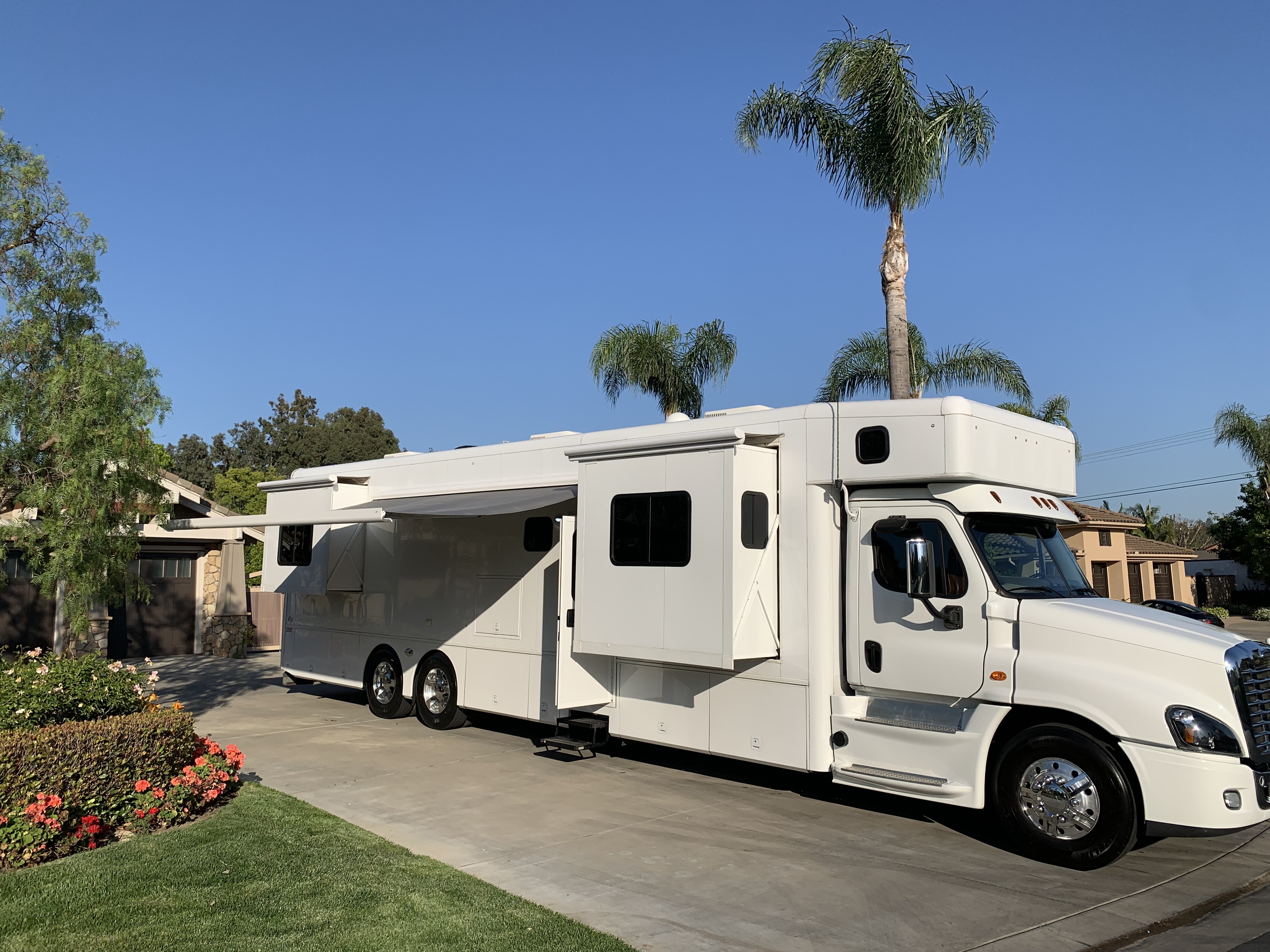 Show Hauler Motorhome Class C RVs and Motorhomes for sale - RV Trader