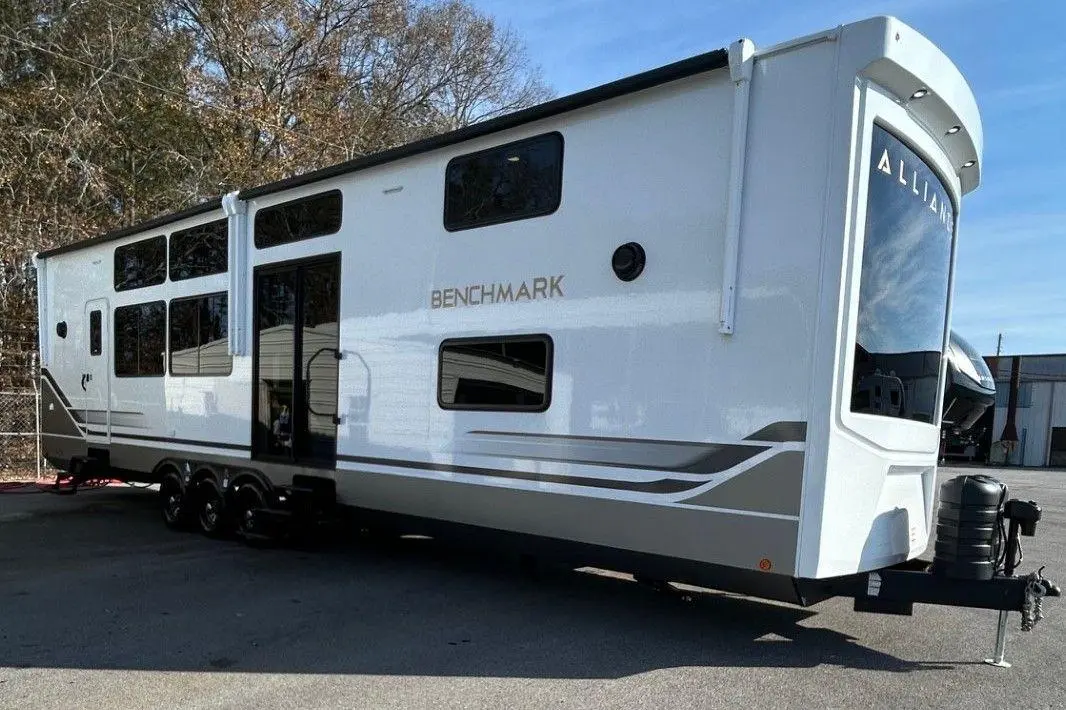 2025 Alliance RV Benchmark 44LFT RVs For Sale - RV Trader
