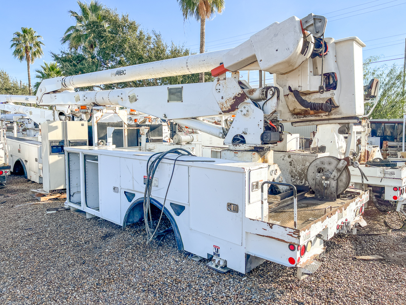 2011 Altec - Used 2011 ALTEC Truck Cranes TX