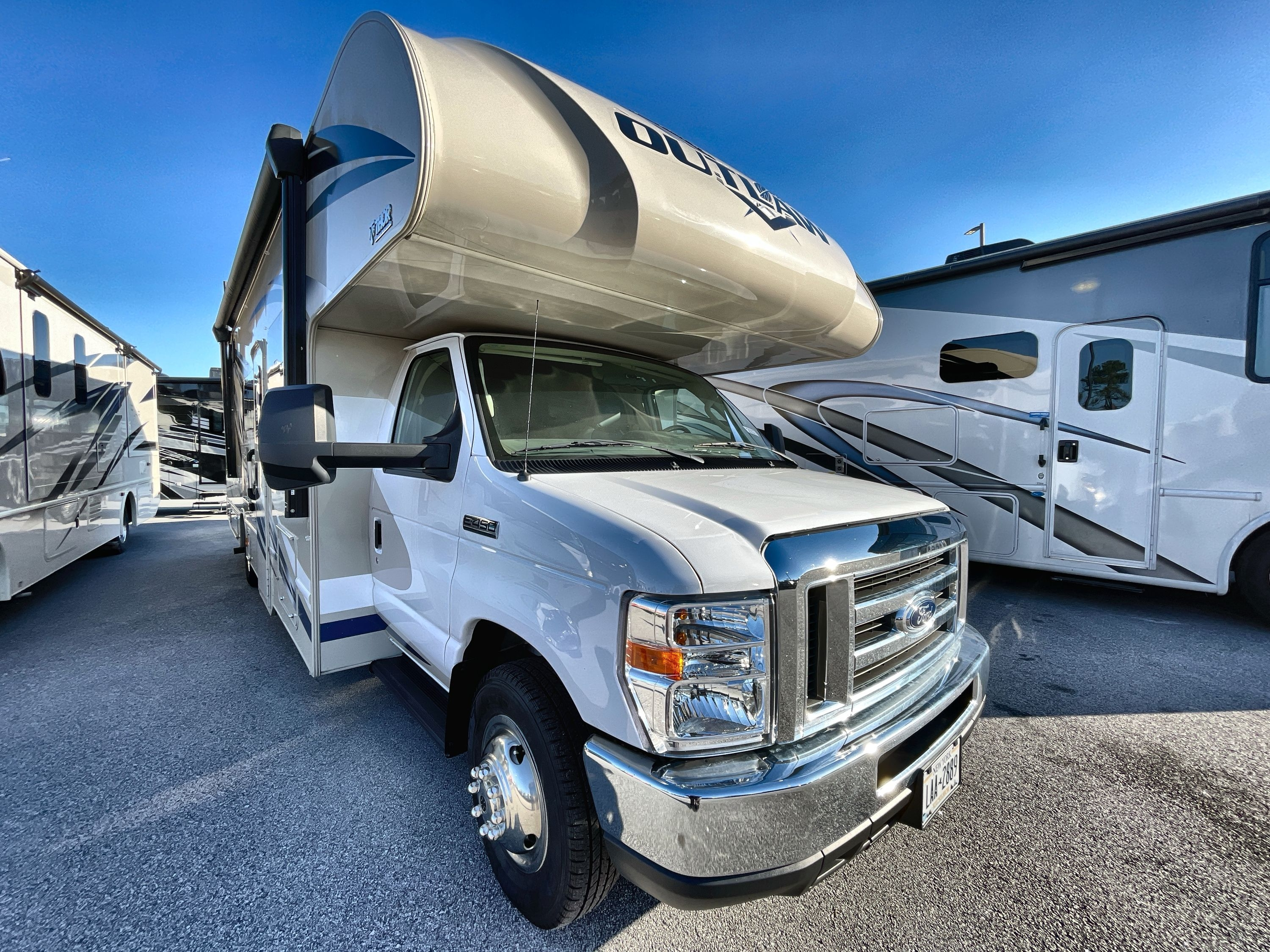 Thor Motor Coach Outlaw 29J RVs For Sale - RV Trader