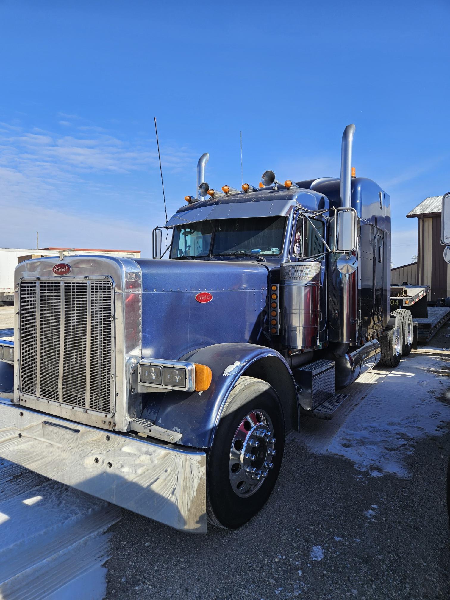 Used 2000 Peterbilt 379 For Sale in Hartford, WI - 5035077572 ...