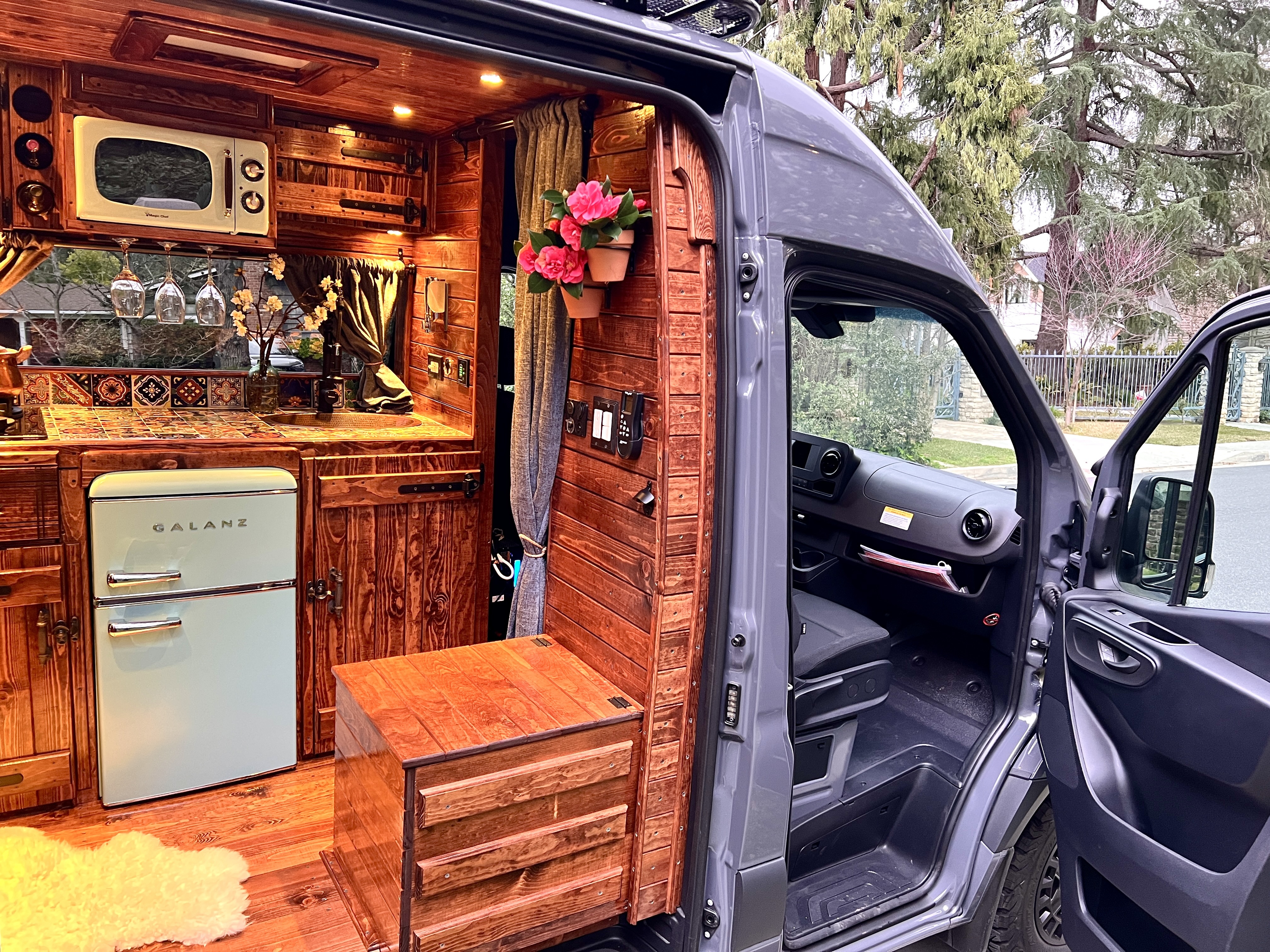 Mercedes-Benz Sprinter 170 Awd High-Roof RVs For Sale near Los Angeles ...