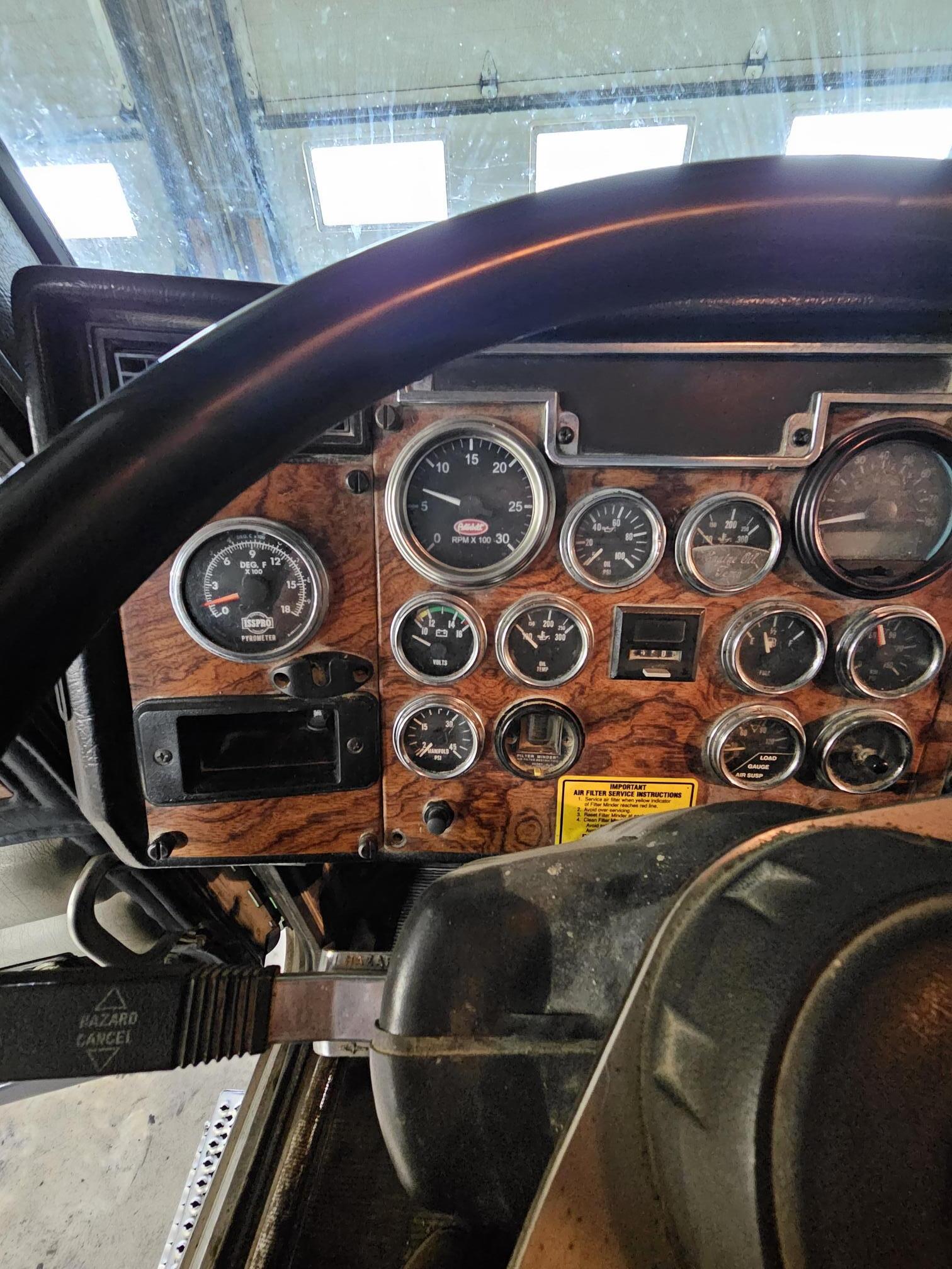 Used 1999 Peterbilt 379 For Sale in Hartford, WI - 5035178899 ...