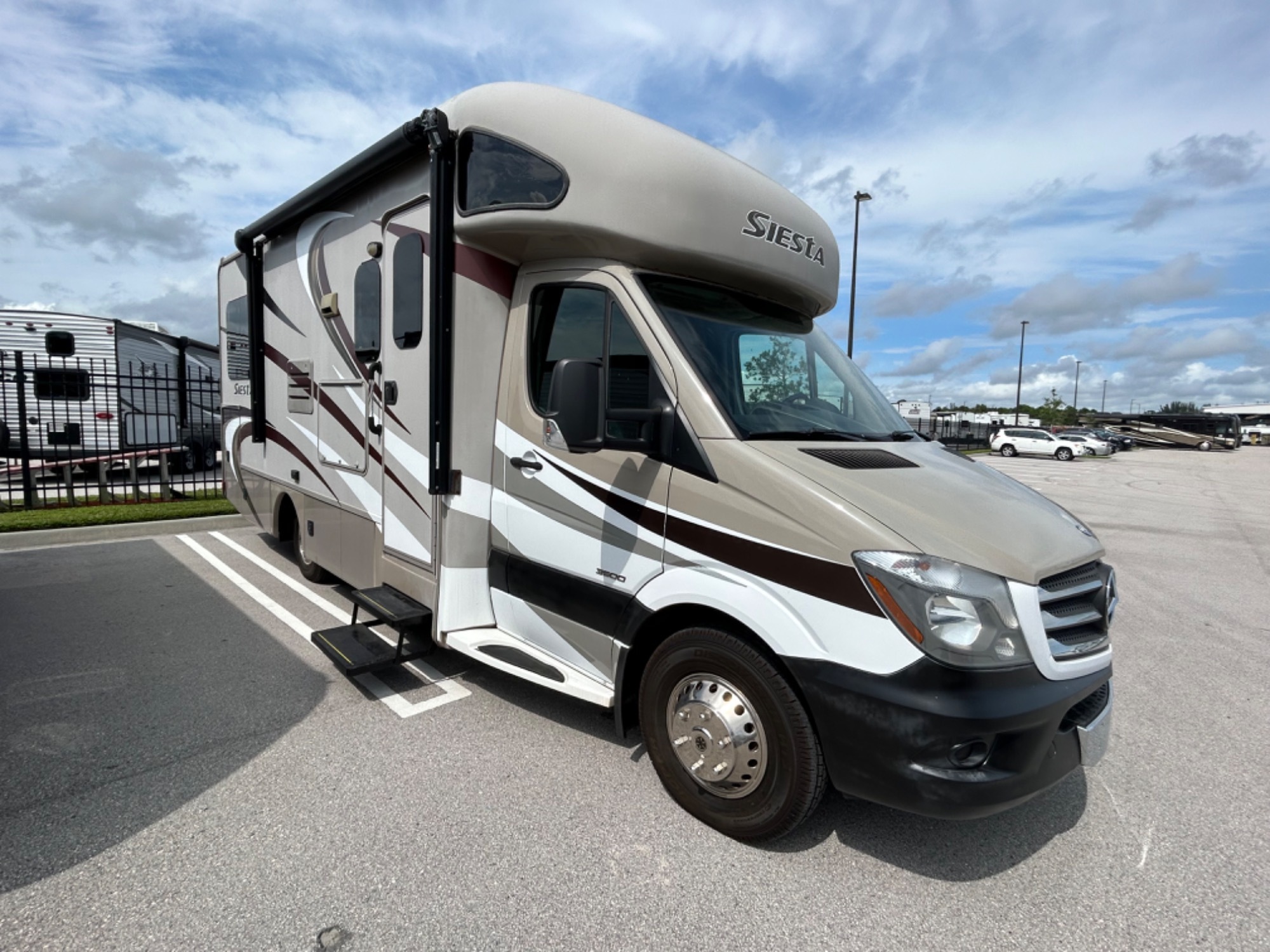 Thor Motor Coach Four Winds Siesta RVs For Sale near Lakeland, FL - RV ...