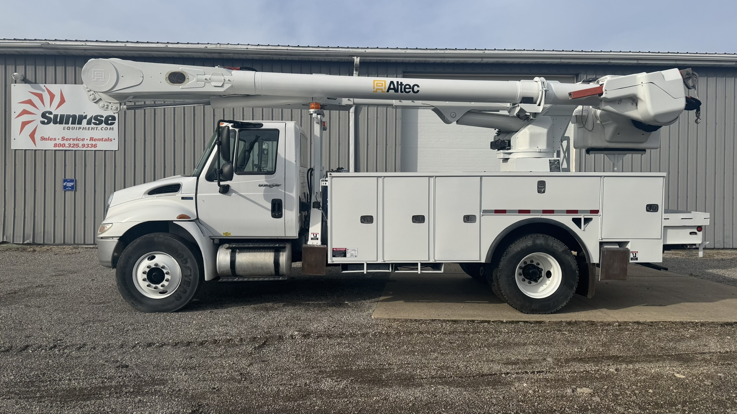 Altec AM55 Trucks For Sale - Commercial Truck Trader