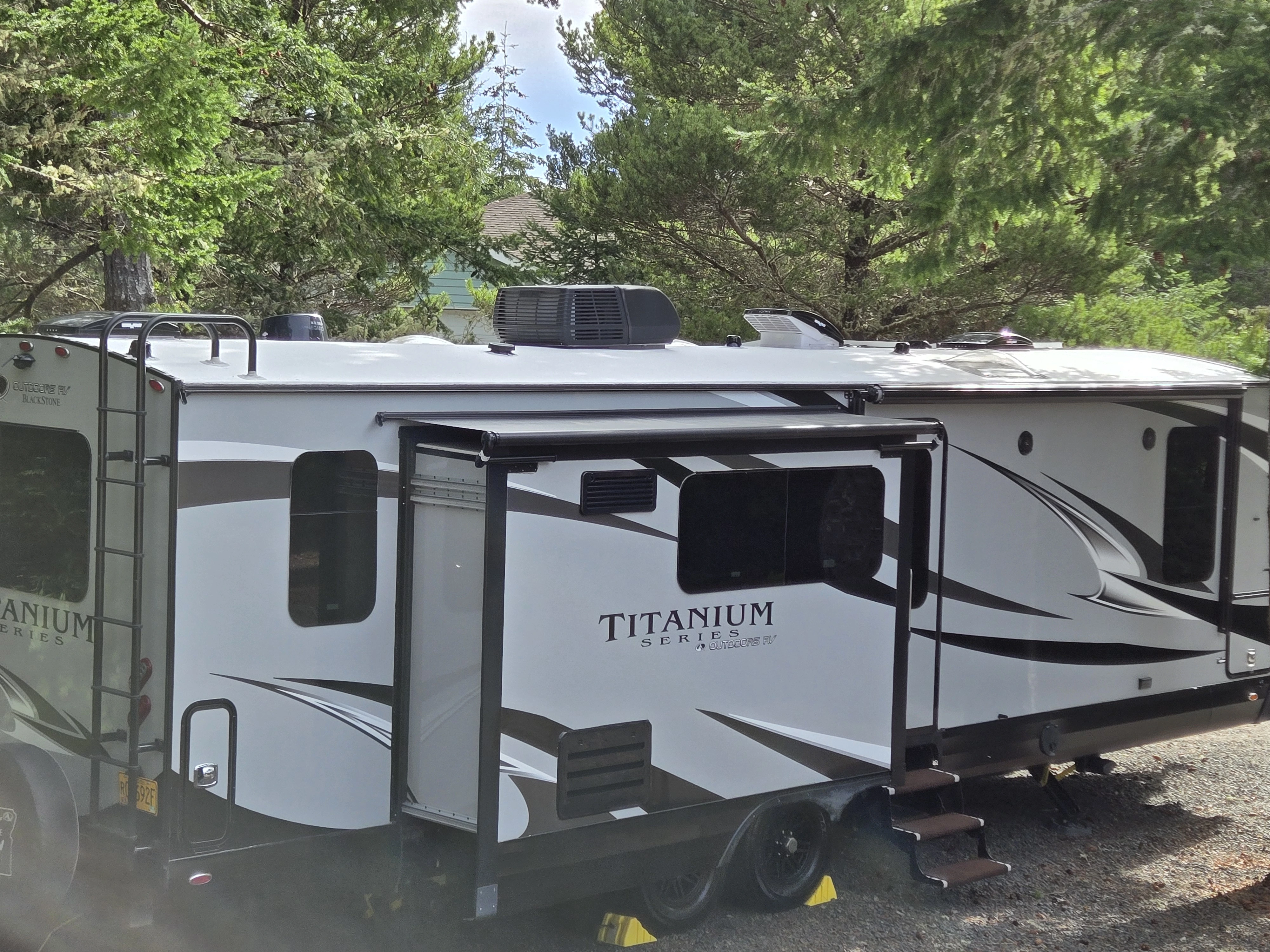 Outdoors Rv Manufacturing Black Stone Travel Trailer Campers For Sale ...