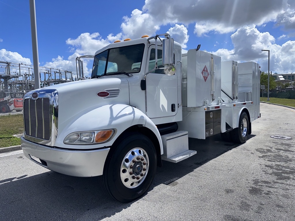 Used 2009 Peterbilt 335 For Sale in Miami, FL - 5035420107 - Commercial ...