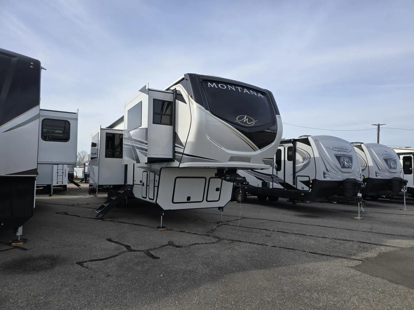 New 2025 Keystone Montana Fifth Wheels For Sale - RV Trader