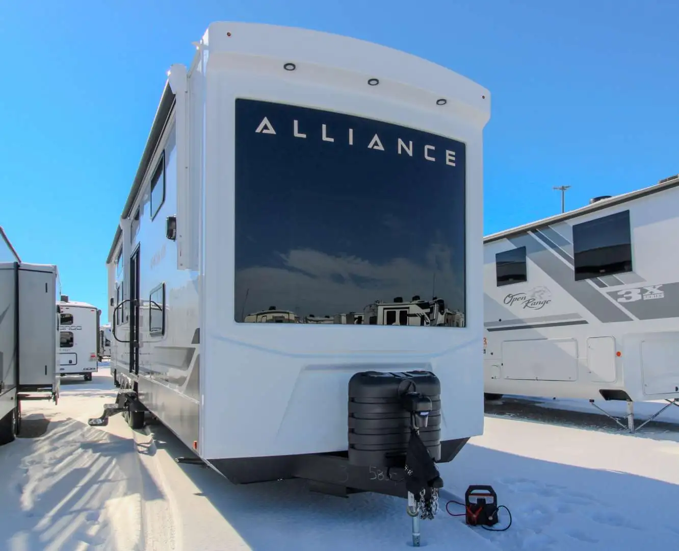 2025 Alliance Rv Benchmark 44LFT Travel Trailer Campers For Sale - RV ...