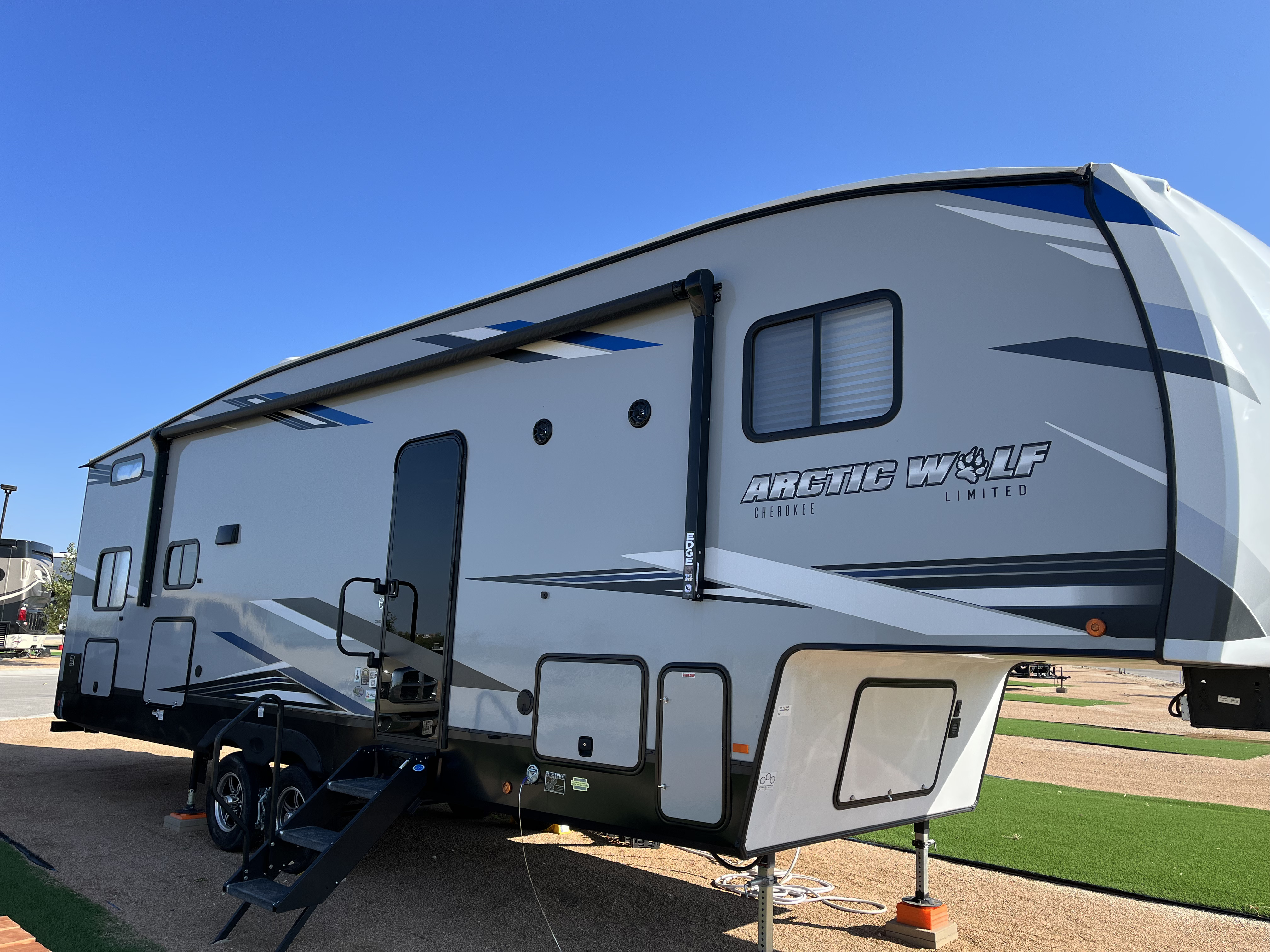 2022 Forest River Cherokee Arctic Wolf 287BH RVs For Sale - RV Trader