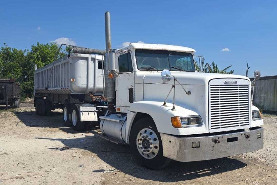 Used 1999 Freightliner FLD120 For Sale in Miami, FL - 5035555810 ...