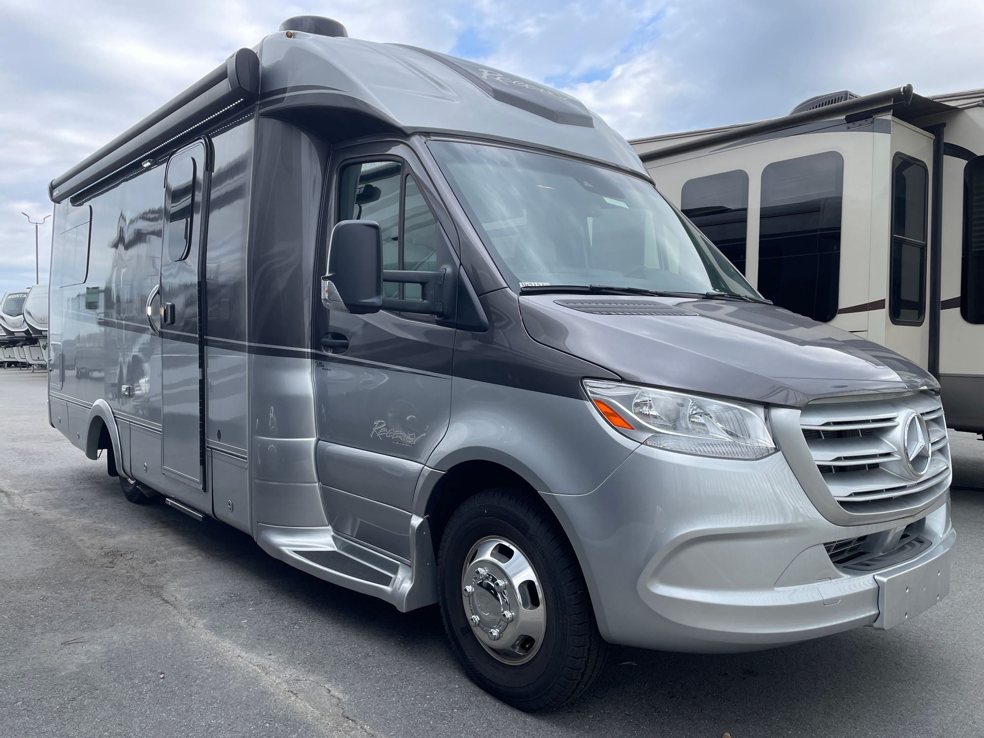 Used 2023 Regency Rv Ultra Brougham 25UL Base For Sale in North Little ...