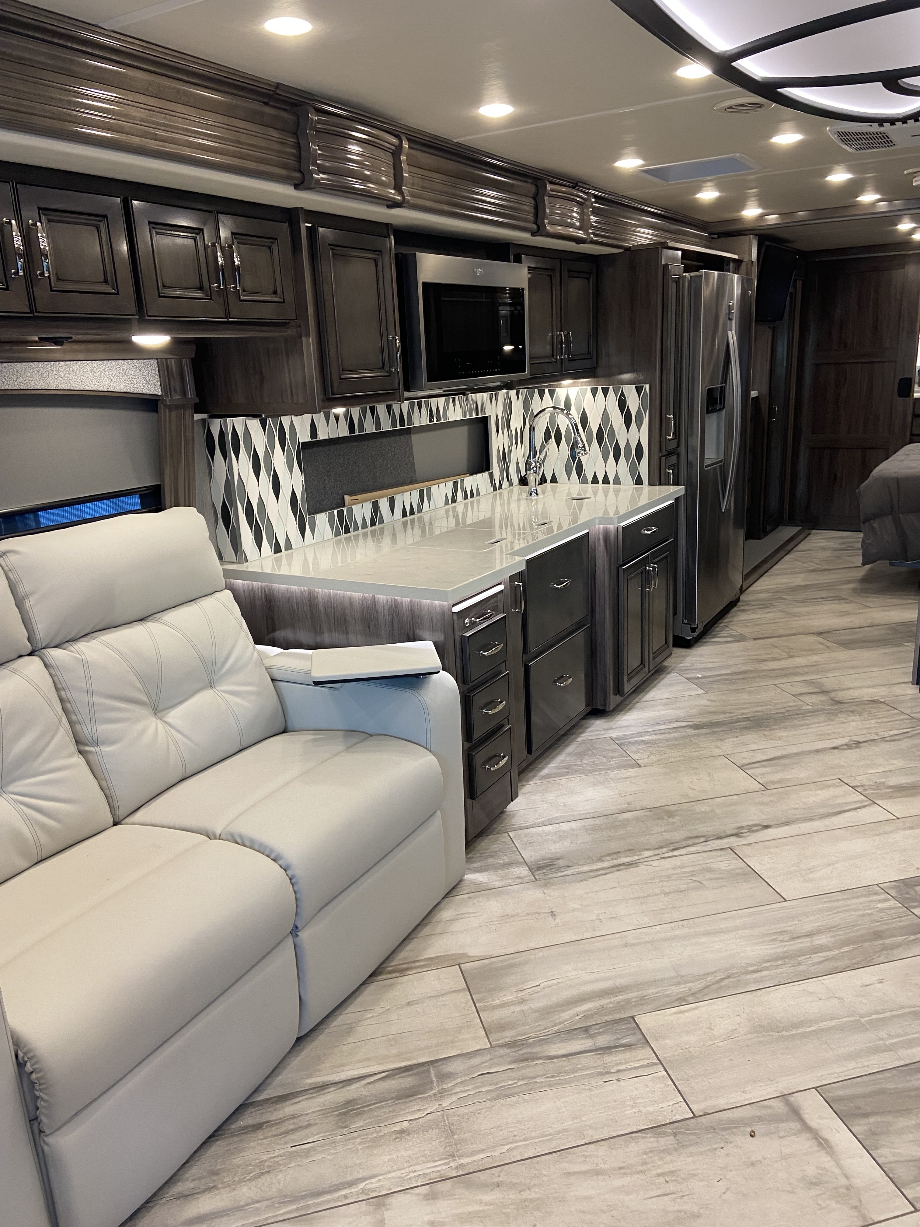 Fleetwood Discovery 38W RVs For Sale - RV Trader