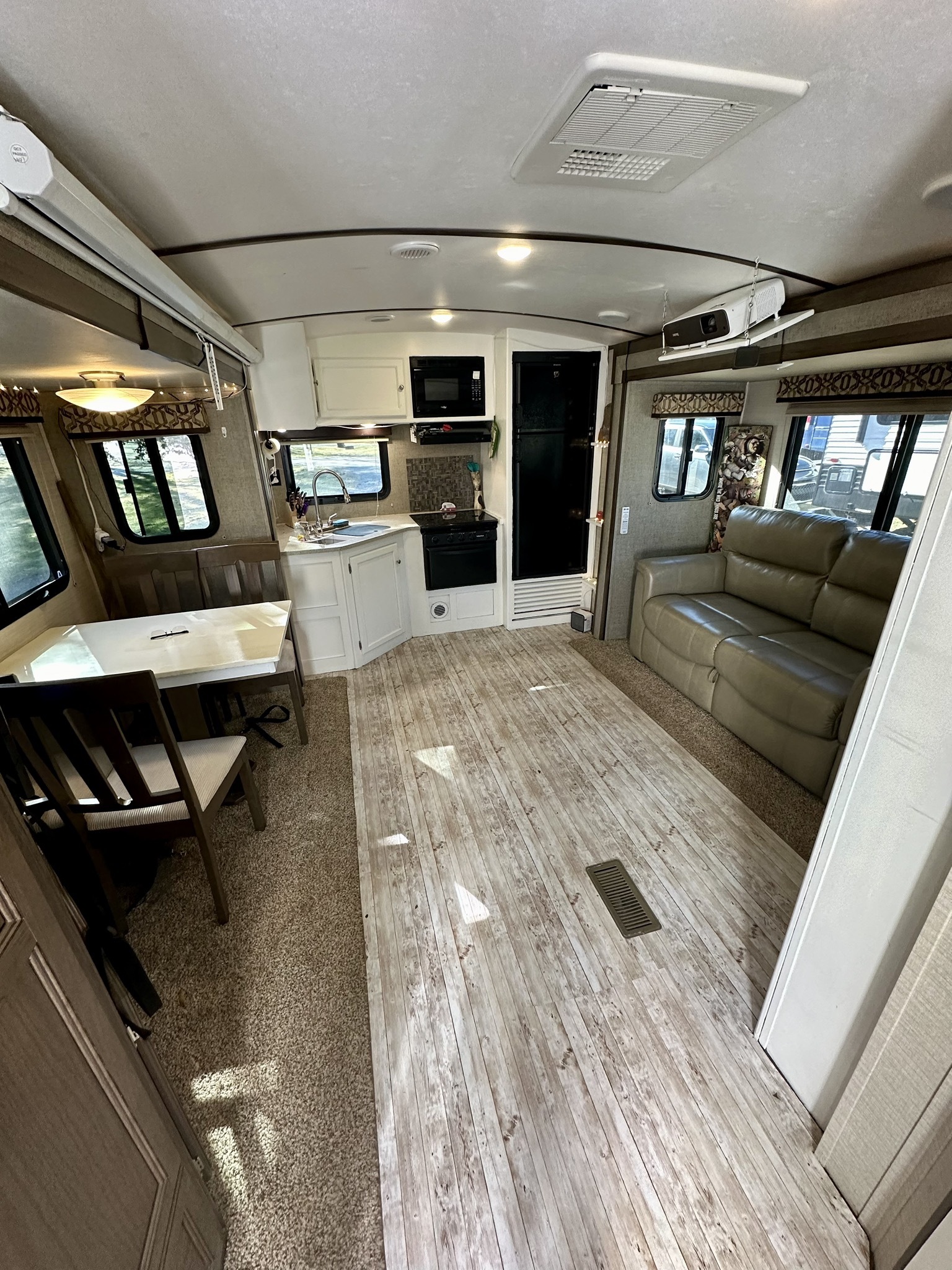 Used 2017 Keystone Premier in Winthrop Ma, MA - 5035739015 - RV Trader