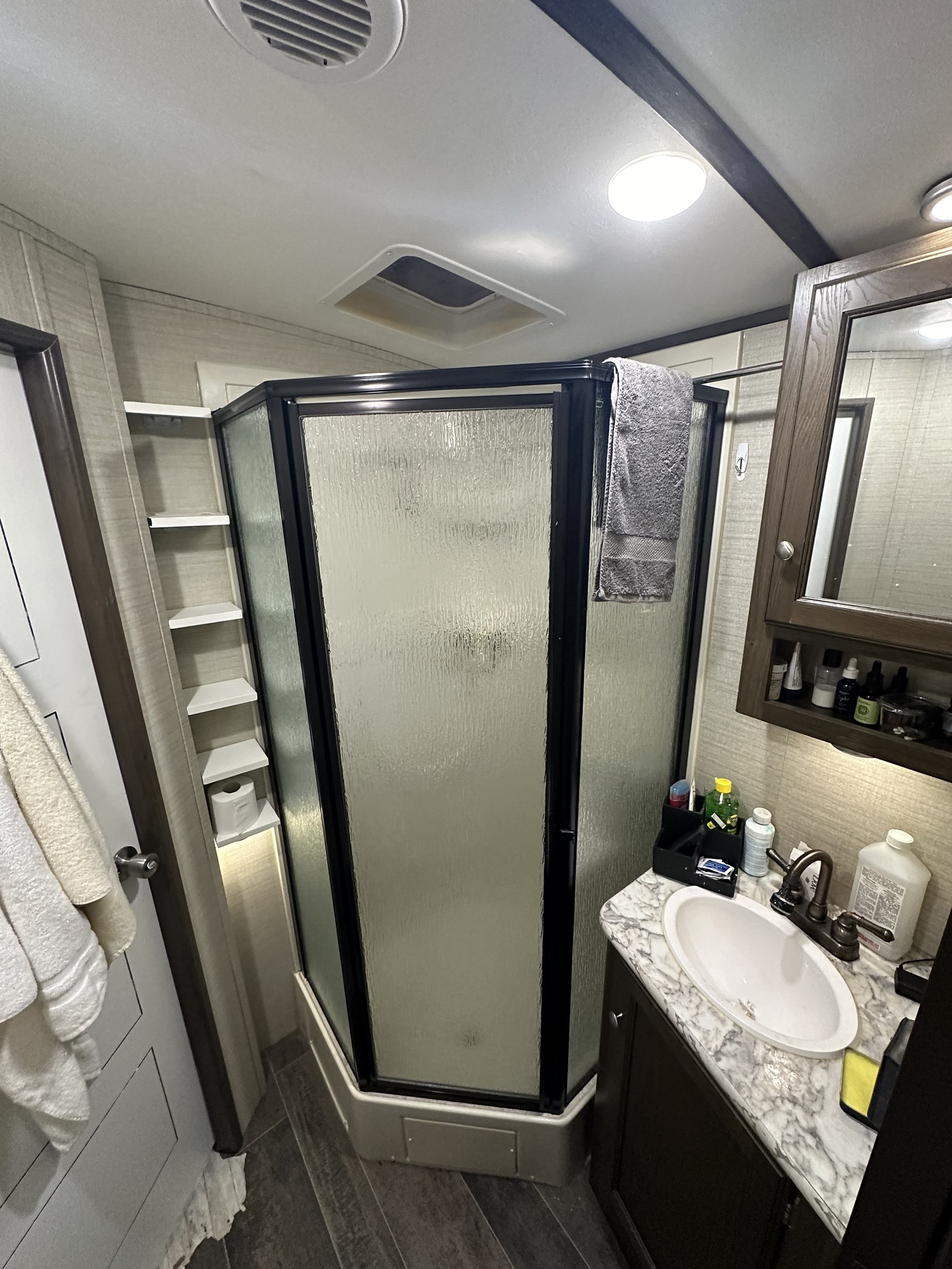 Used 2017 Keystone Premier in Winthrop Ma, MA - 5035739015 - RV Trader