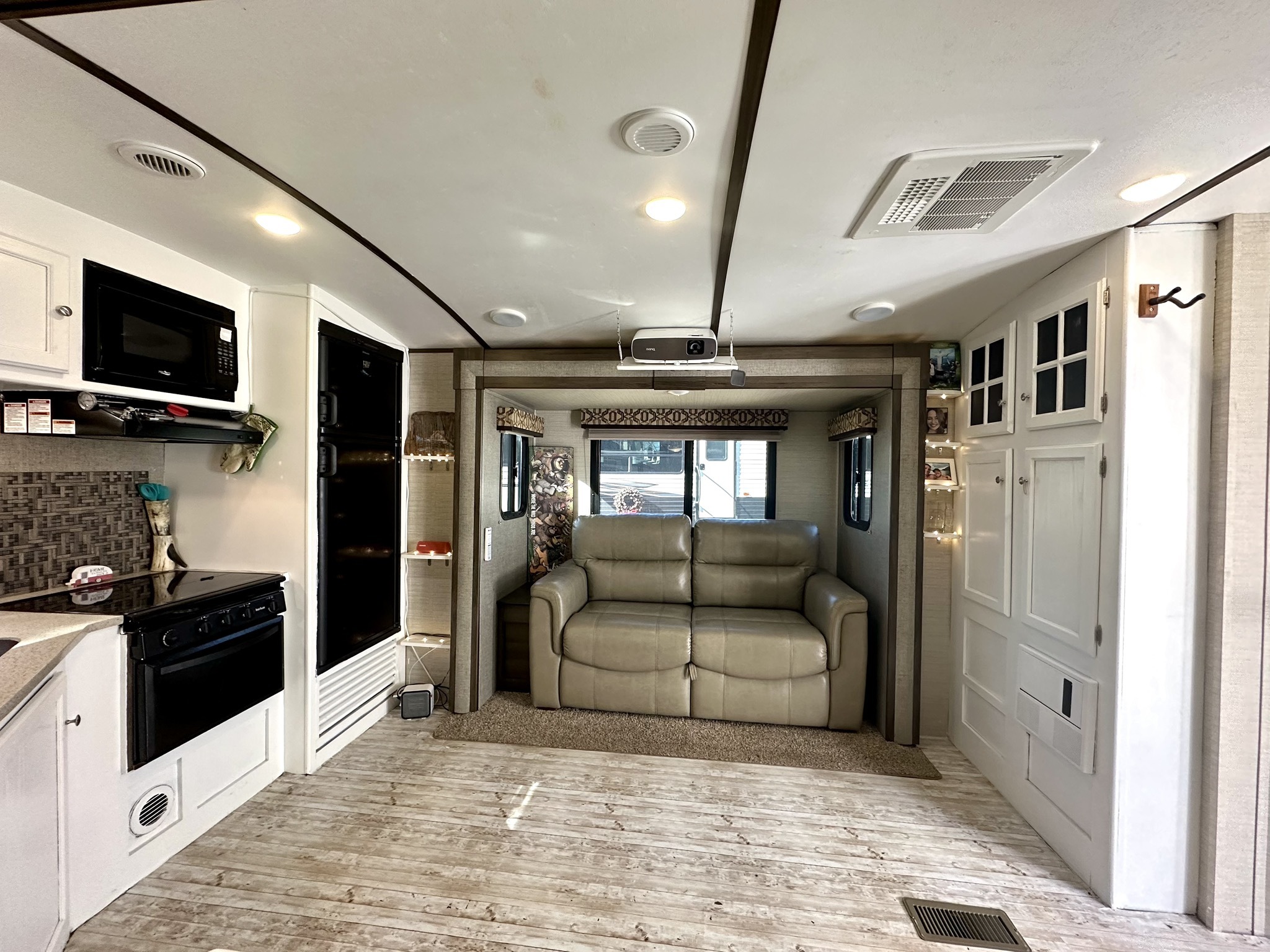 Used 2017 Keystone Premier in Winthrop Ma, MA - 5035739015 - RV Trader