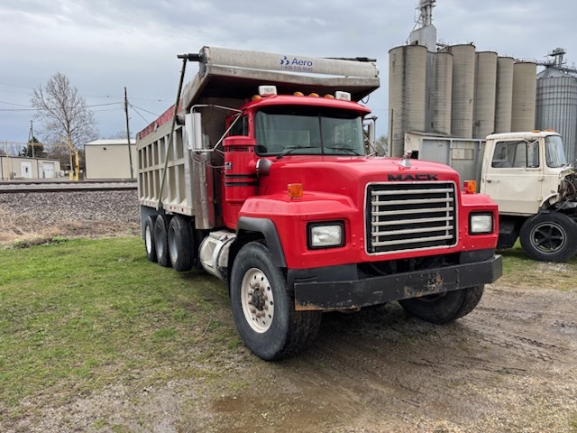 Used 2000 Mack 600 For Sale in Rockford, OH - 5035809396 - Commercial ...