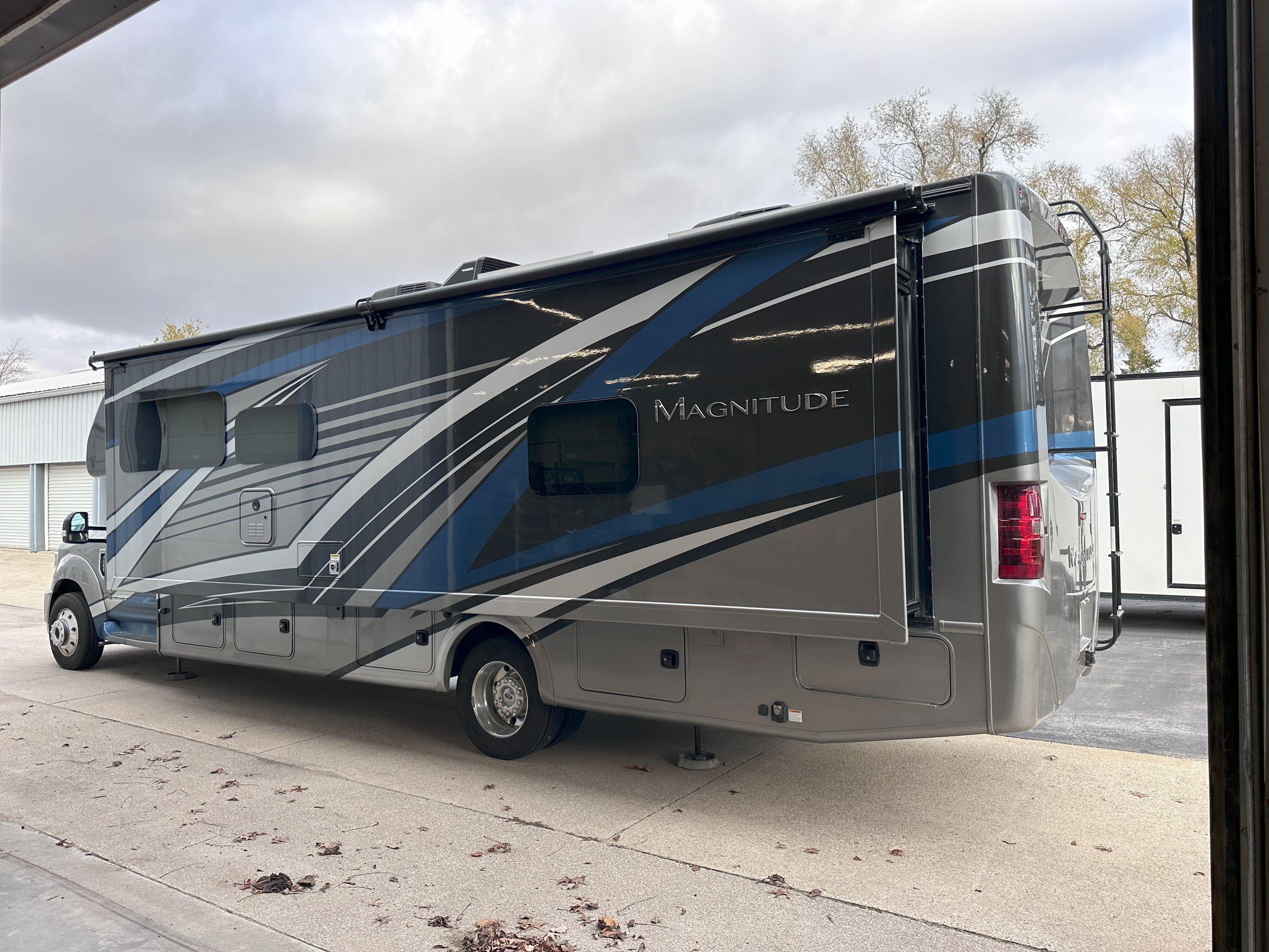 Thor Motor Coach Magnitude Super C Class C RVs For Sale near Ames, IA ...