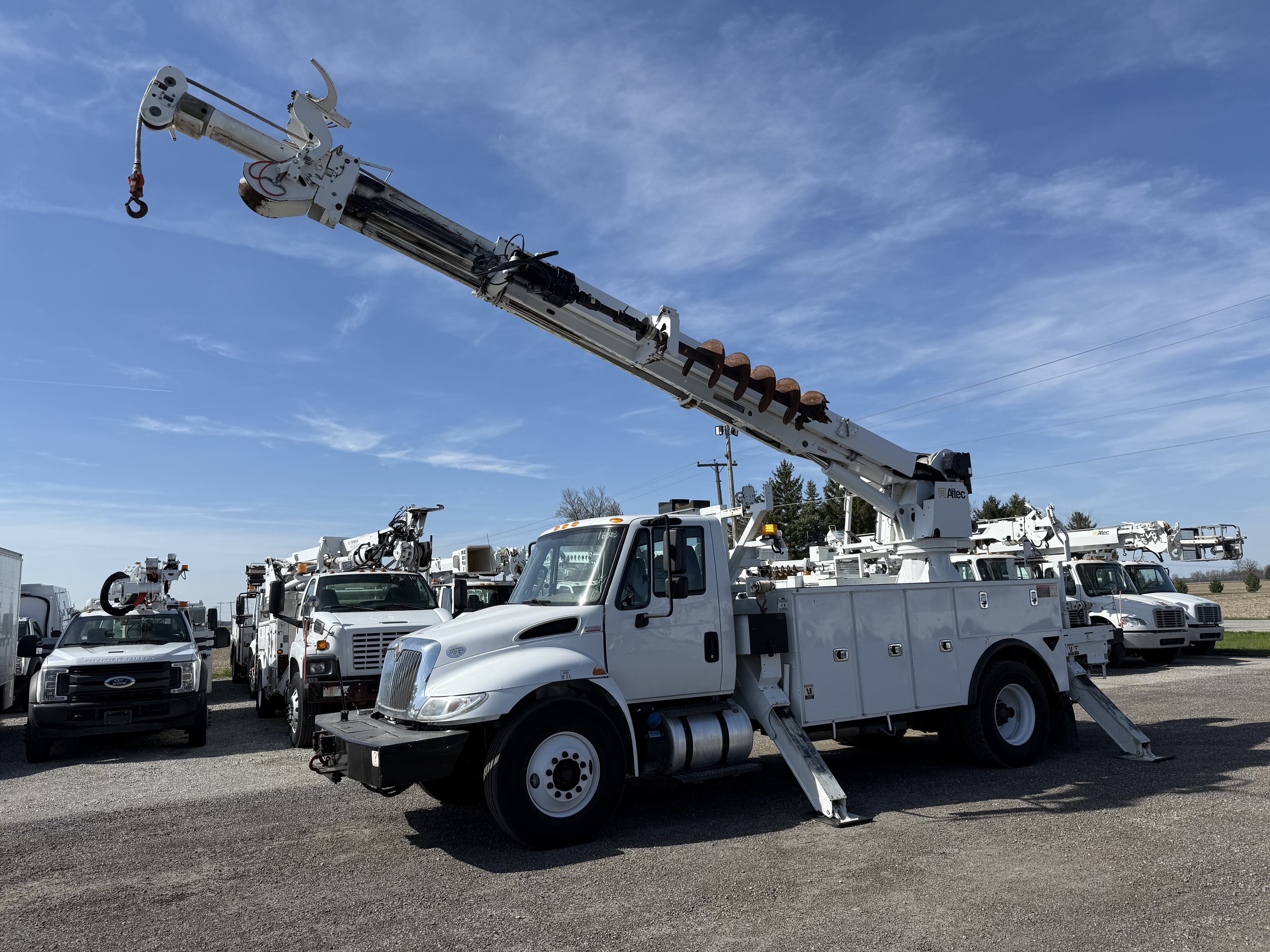 International,branson Trucks With Altec Bodies For Sale - Commercial ...