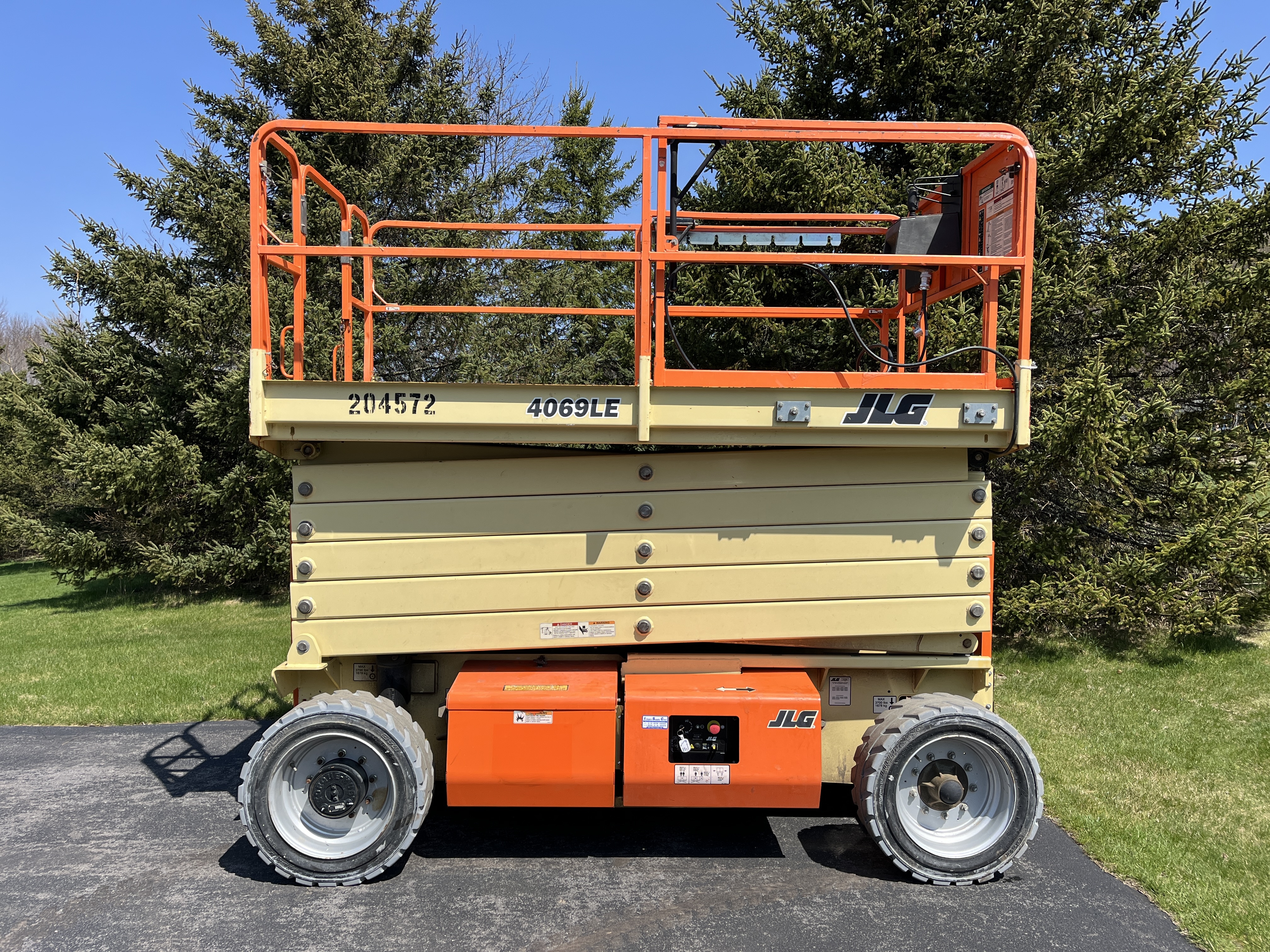 Scissor Lifts Equipment listings For Sale Near Old Bridge, New Jersey ...