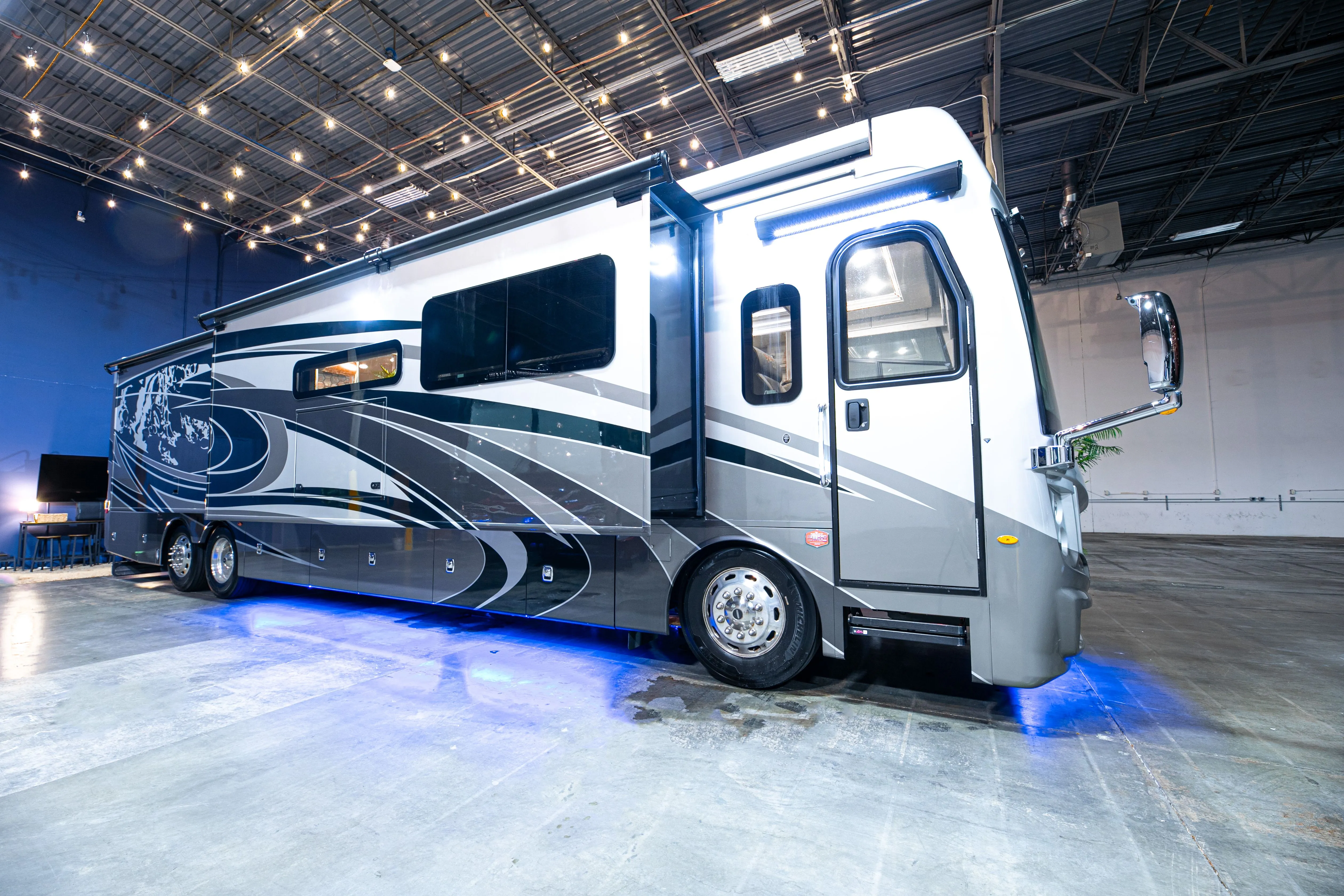 Fleetwood Discovery Lxe 44B RVs For Sale - RV Trader