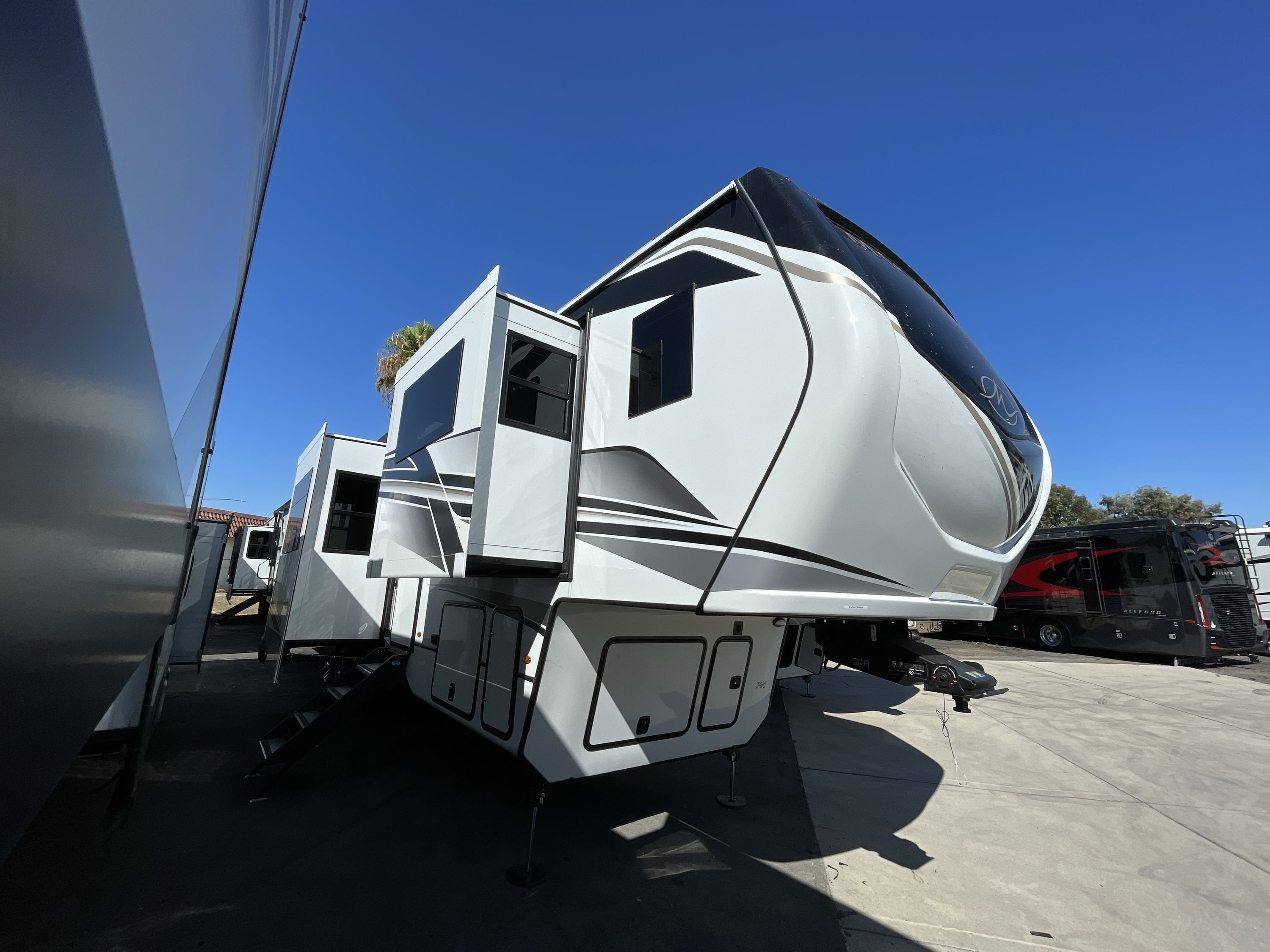 Keystone Montana 3941FO Fifth Wheels For Sale - RV Trader