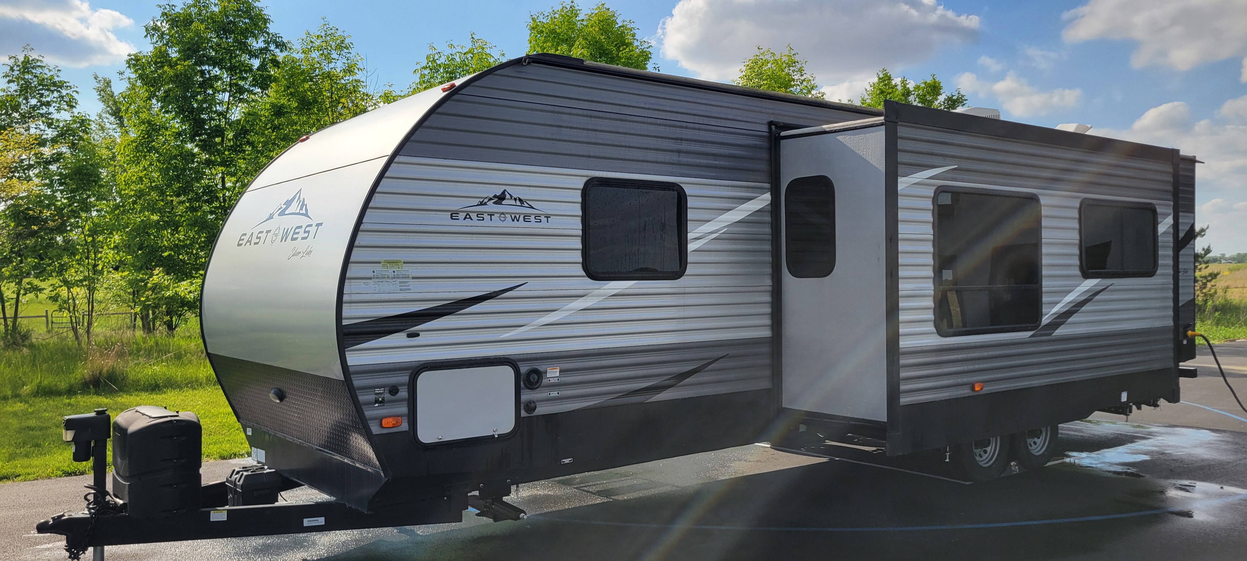 East To West Silver Lake RVs For Sale - RV Trader
