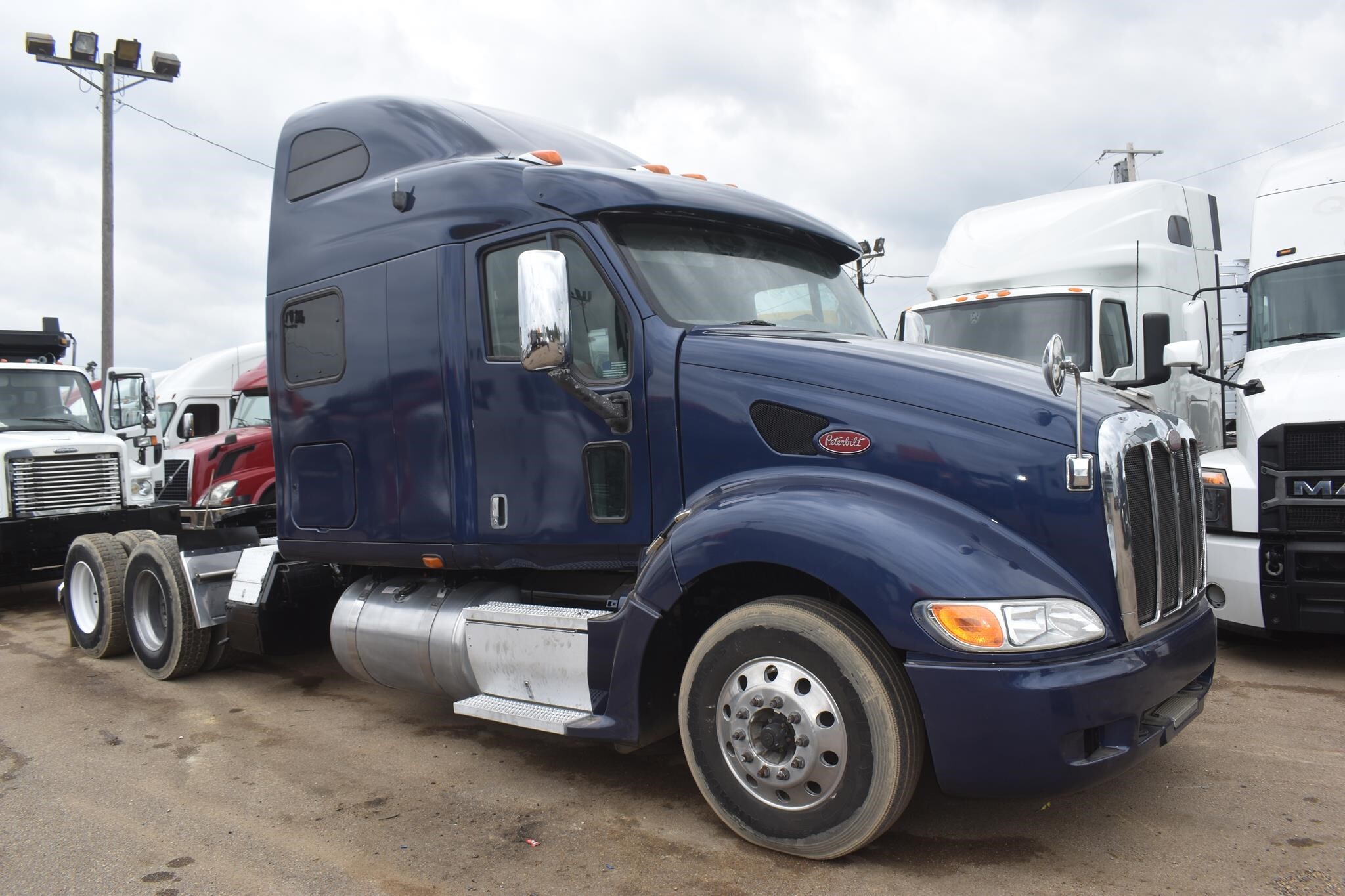 Used 2009 Peterbilt 387 Trucks For Sale - Commercial Truck Trader