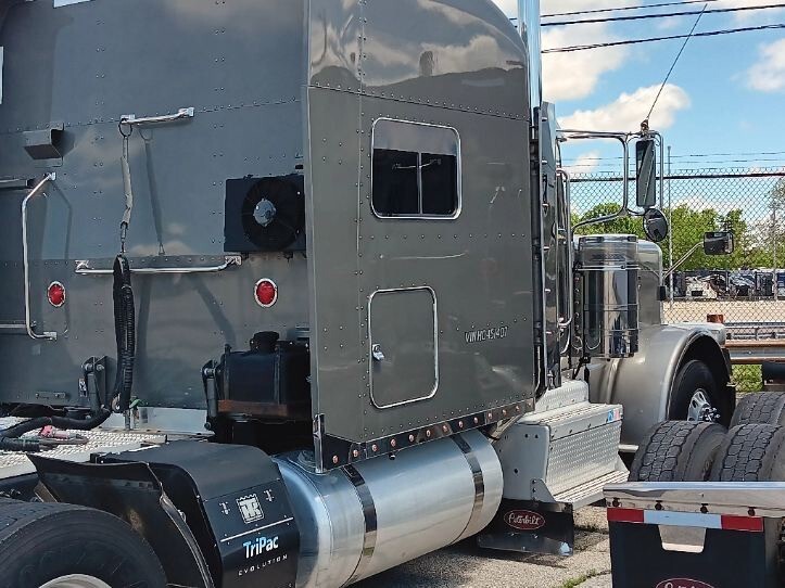 Used 2017 Peterbilt 389 For Sale in Hazelwood, MO - 5036379074 ...