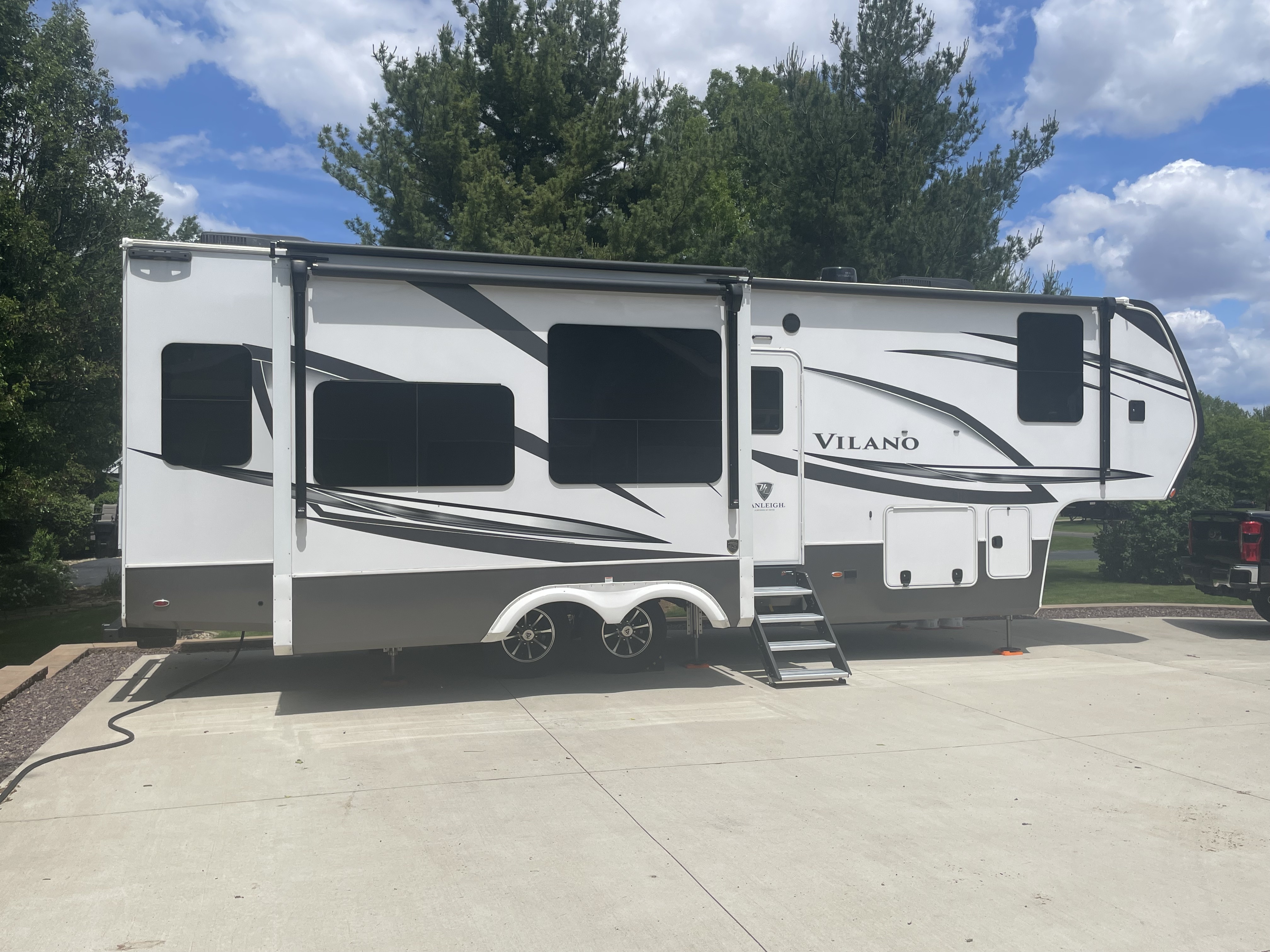 Vanleigh Fifth Wheels For Sale near Dunlap, IL - RV Trader