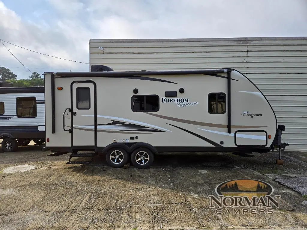 Coachmen Freedom Express Ultra Lite 204RD RVs For Sale - RV Trader