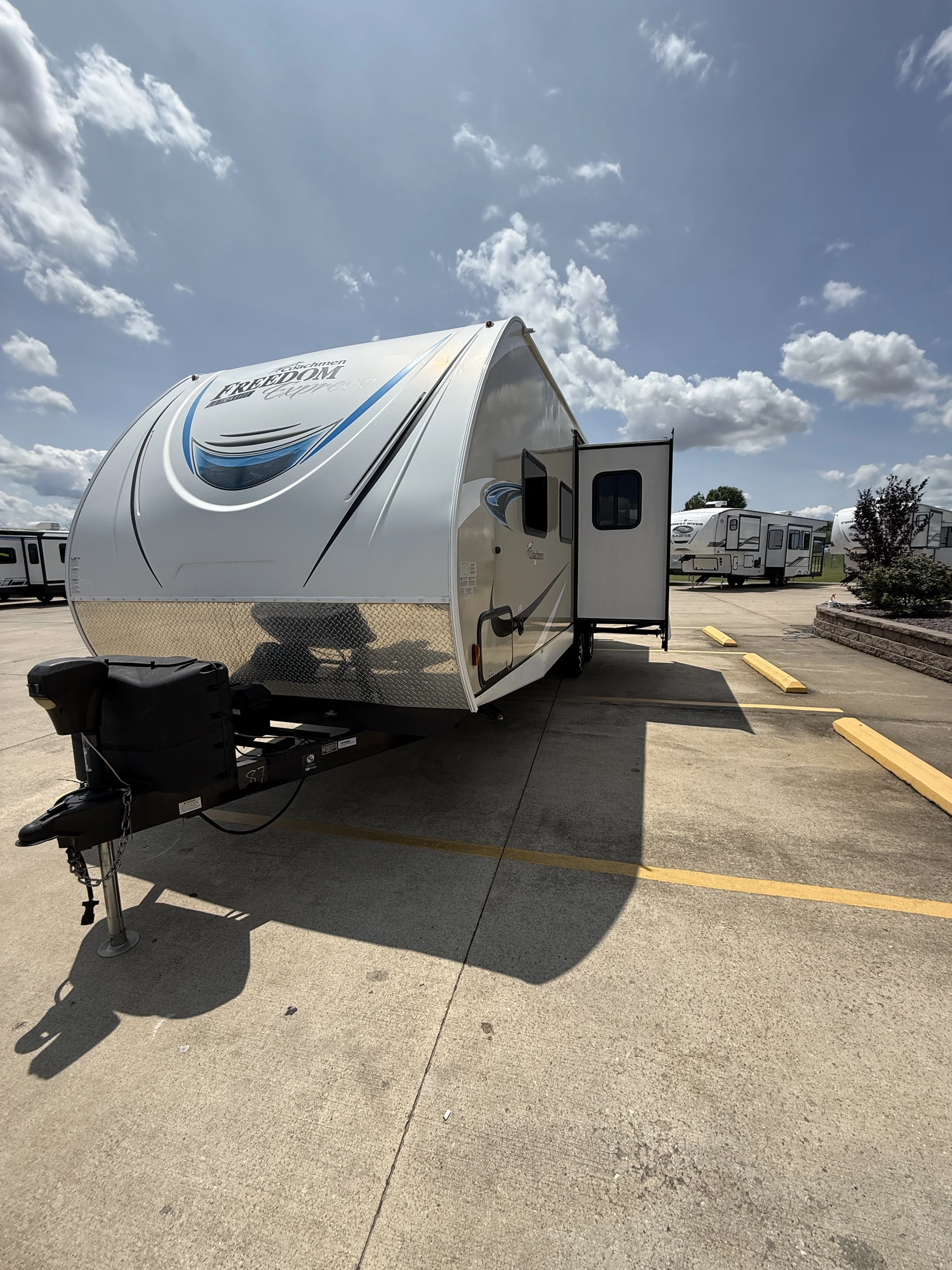 Coachmen Freedom Express Ultra Lite 248RBS RVs For Sale - RV Trader