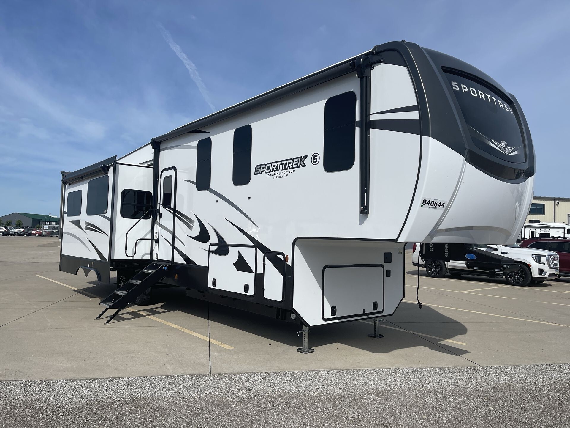 New 2026 Venture RV Sporttrek Touring Edition Fw STTF354VBH For Sale in ...