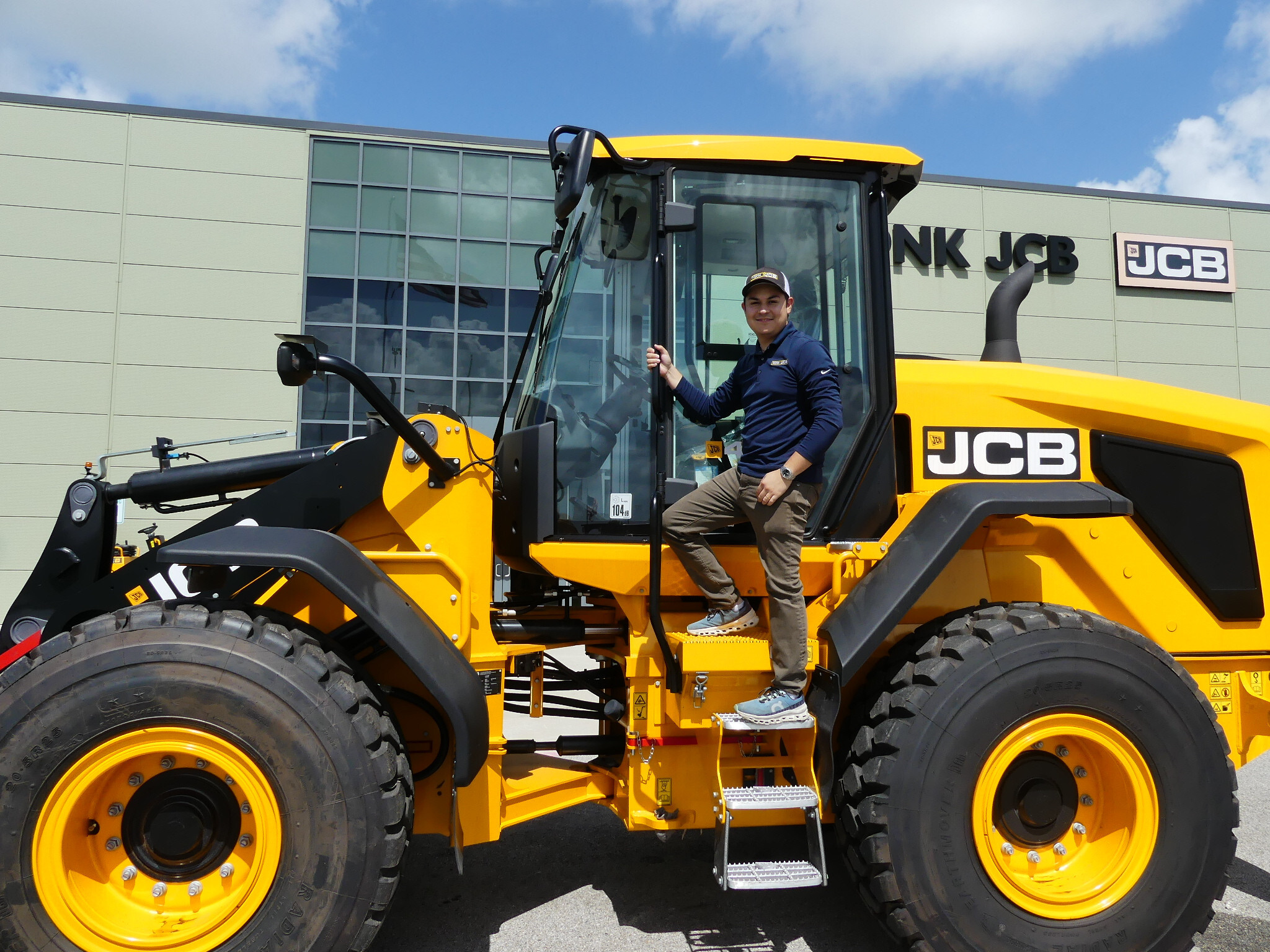 New 2025 Jcb 427 For Sale in Houston, TX - 5036772529 - Equipment Trader