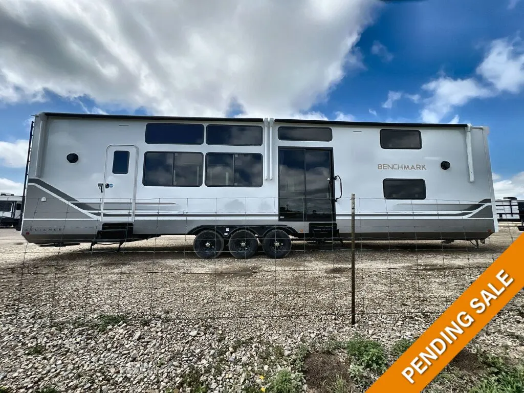 2025 Alliance RV Benchmark 44LFT Travel Trailers For Sale - RV Trader