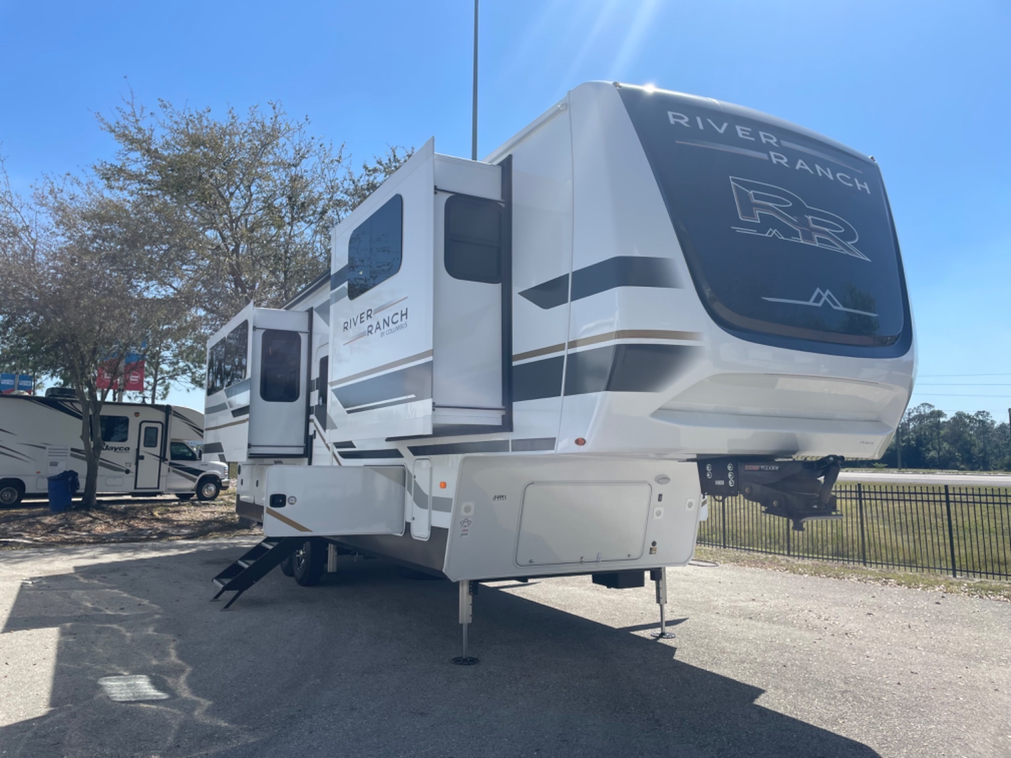 Palomino River Ranch 399RL Fifth Wheels For Sale - RV Trader