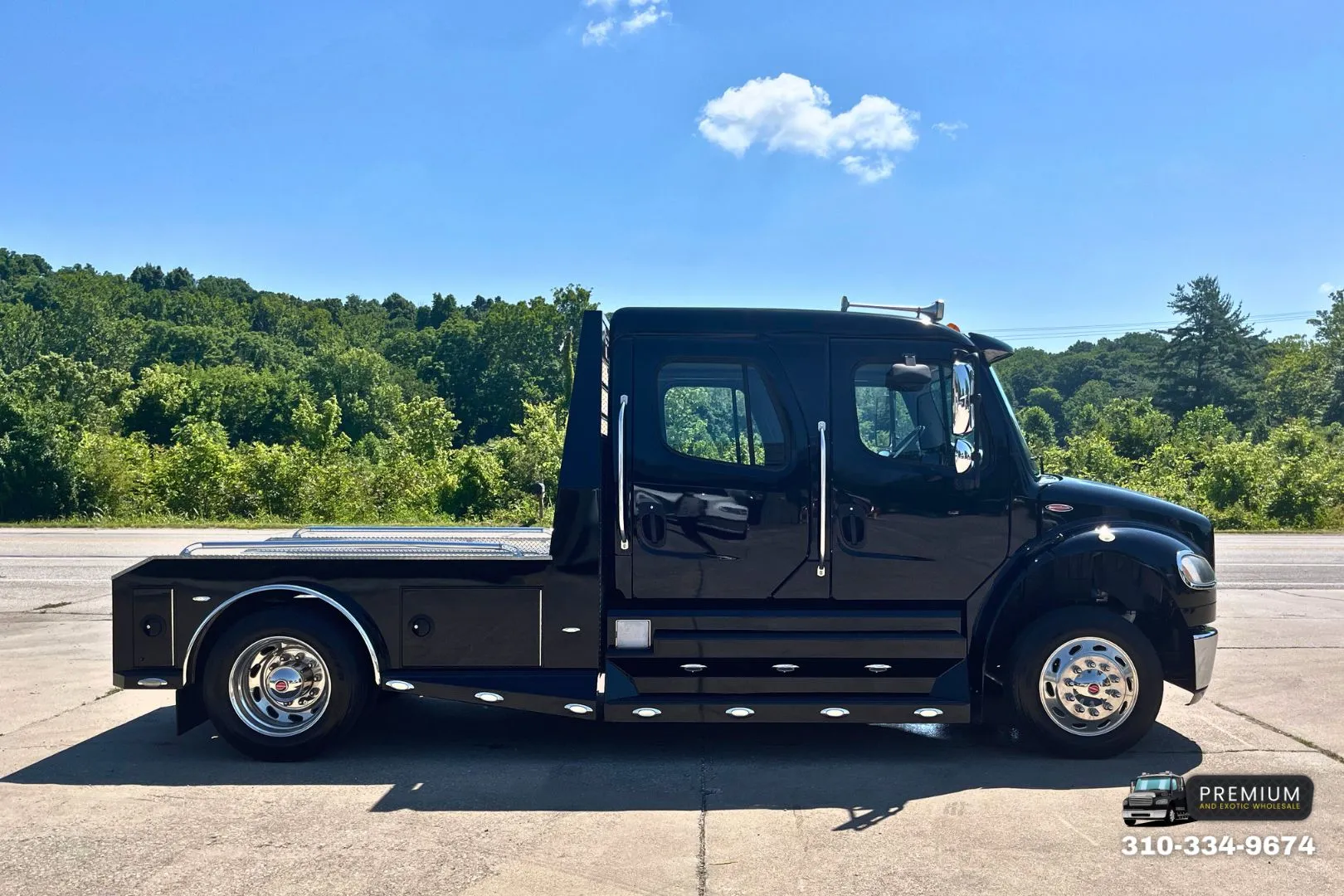 Used Freightliner Sport Chassis P2 Hauler For Sale - Commercial Truck ...