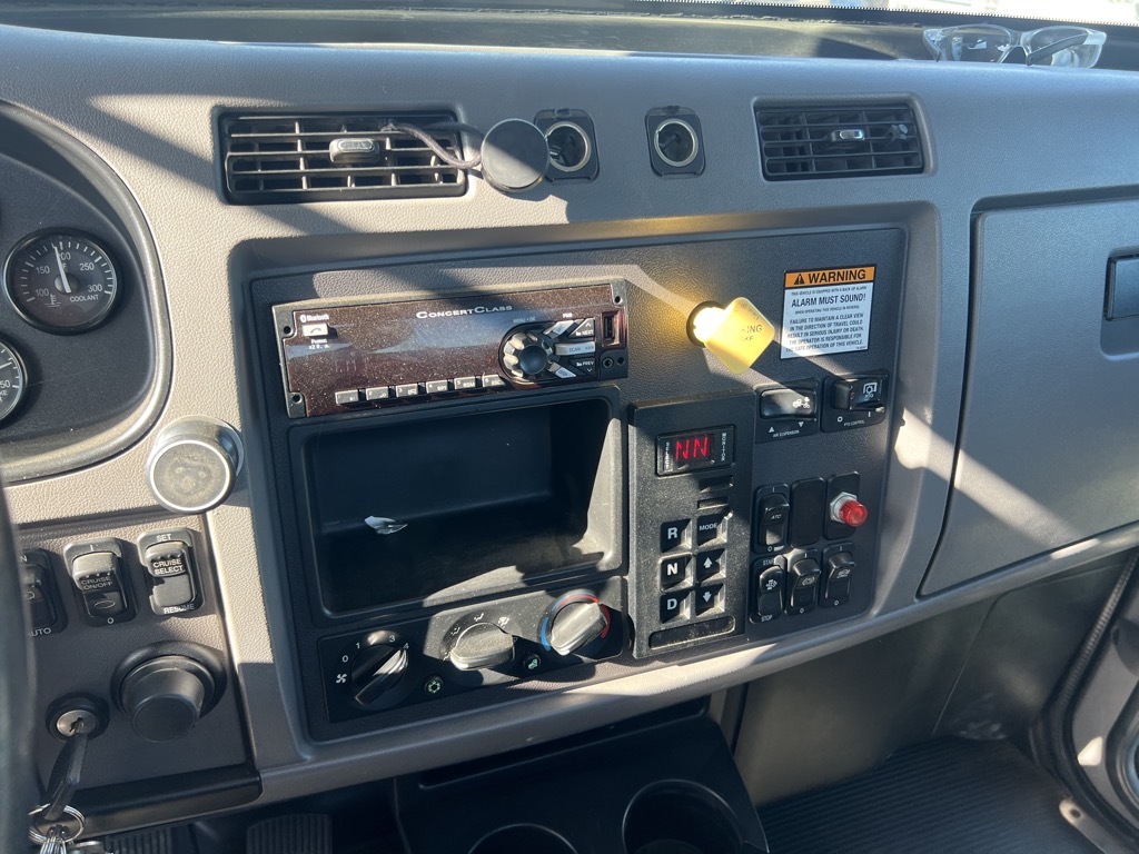 Used 2017 Peterbilt 337 For Sale in Bakersfield, CA - 5037137947 ...