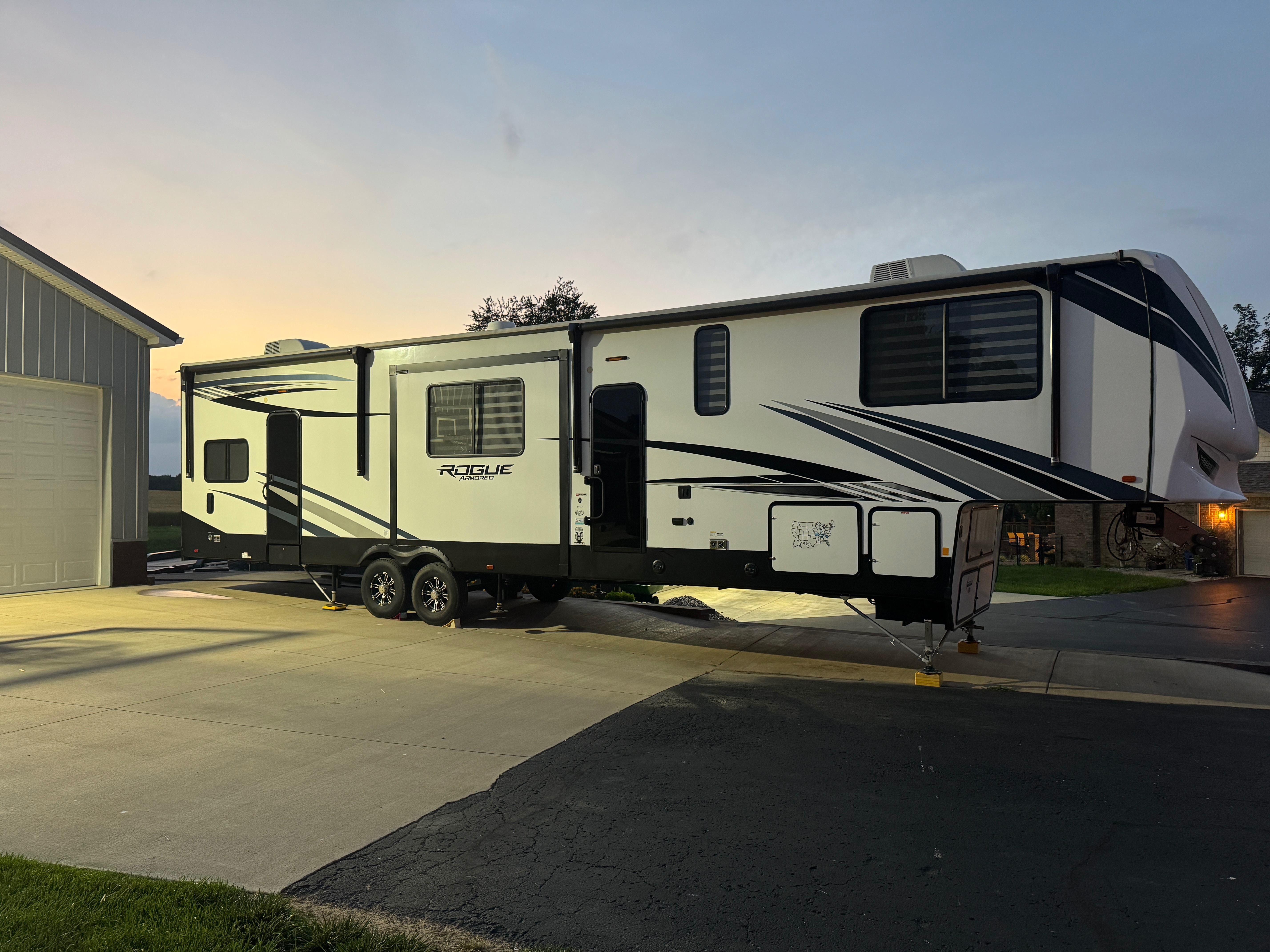 Forest River Vengeance Rogue Armored 351-G2 RVs For Sale - RV Trader