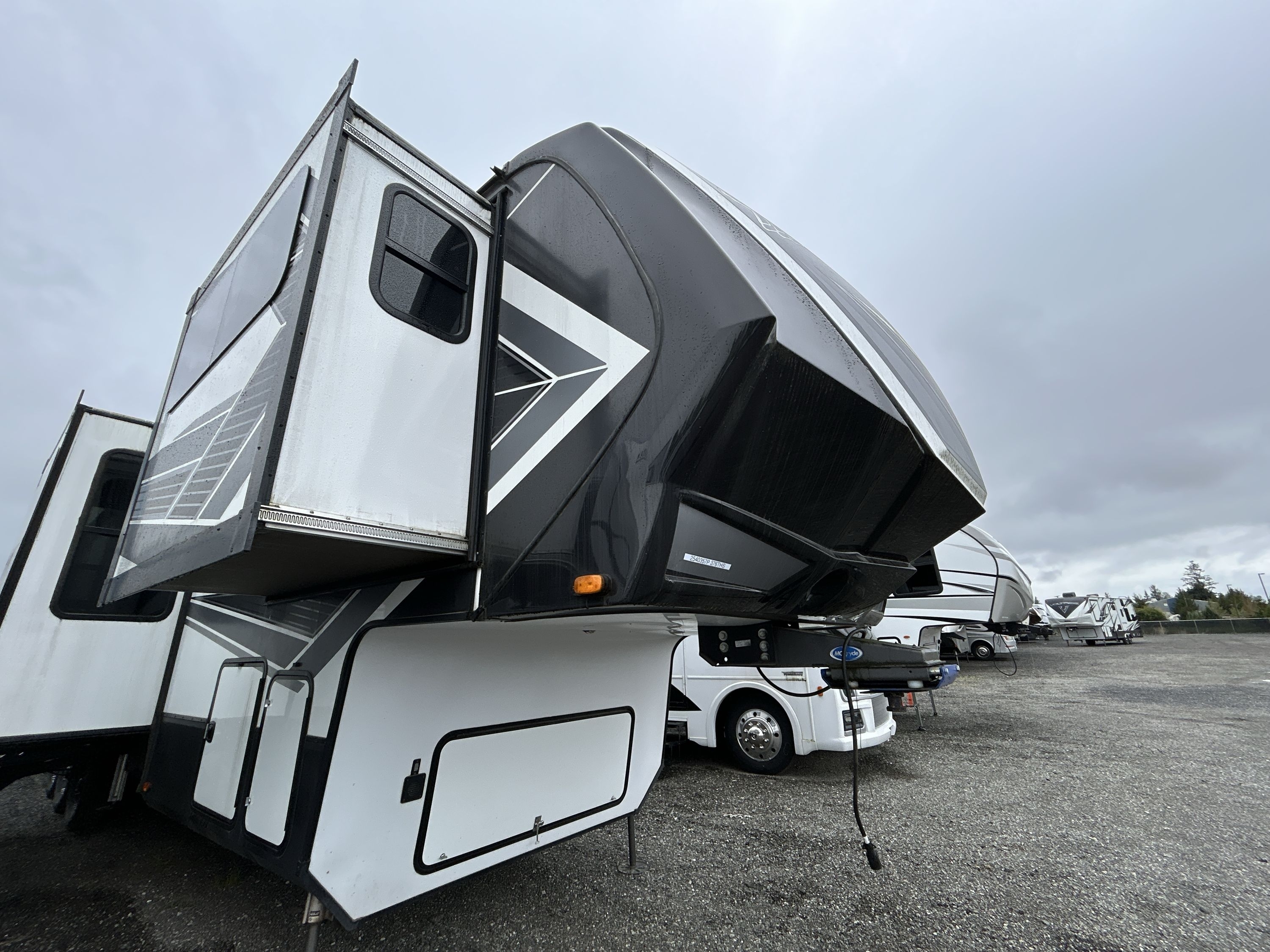 Used 2020 Grand Design Momentum 376THS For Sale in Marysville, WA ...