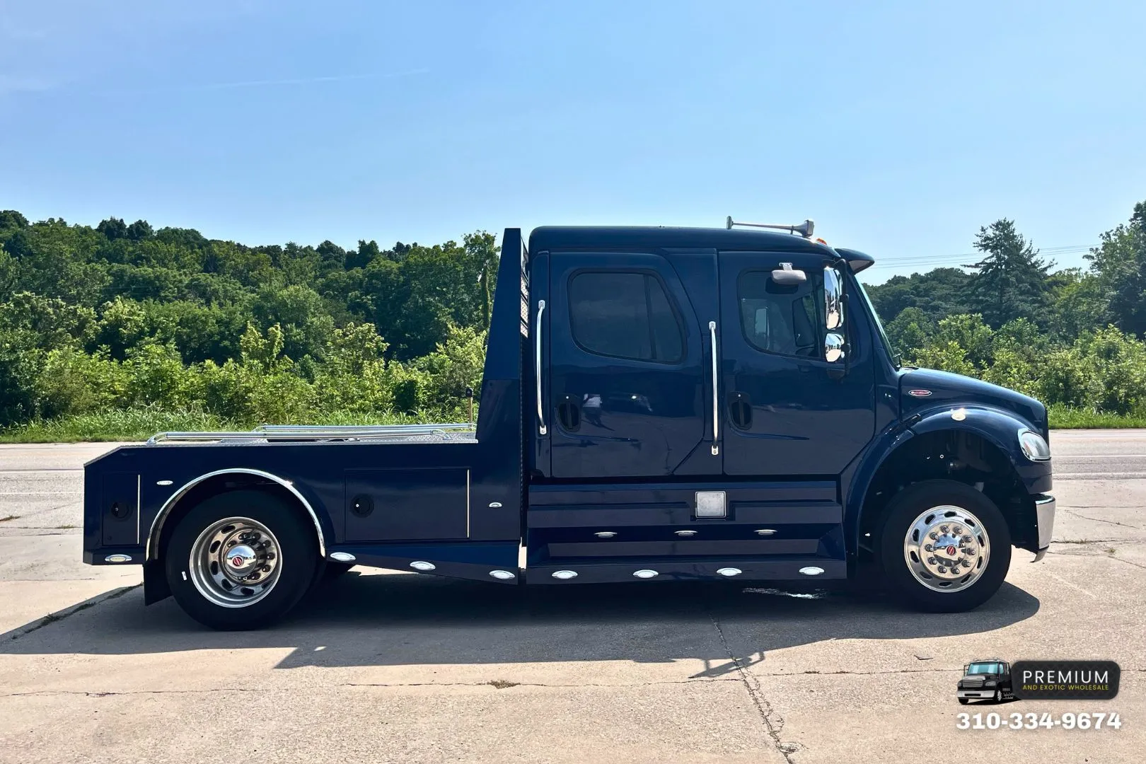 Used Freightliner Sport Chassis P2 Hauler For Sale - Commercial Truck ...