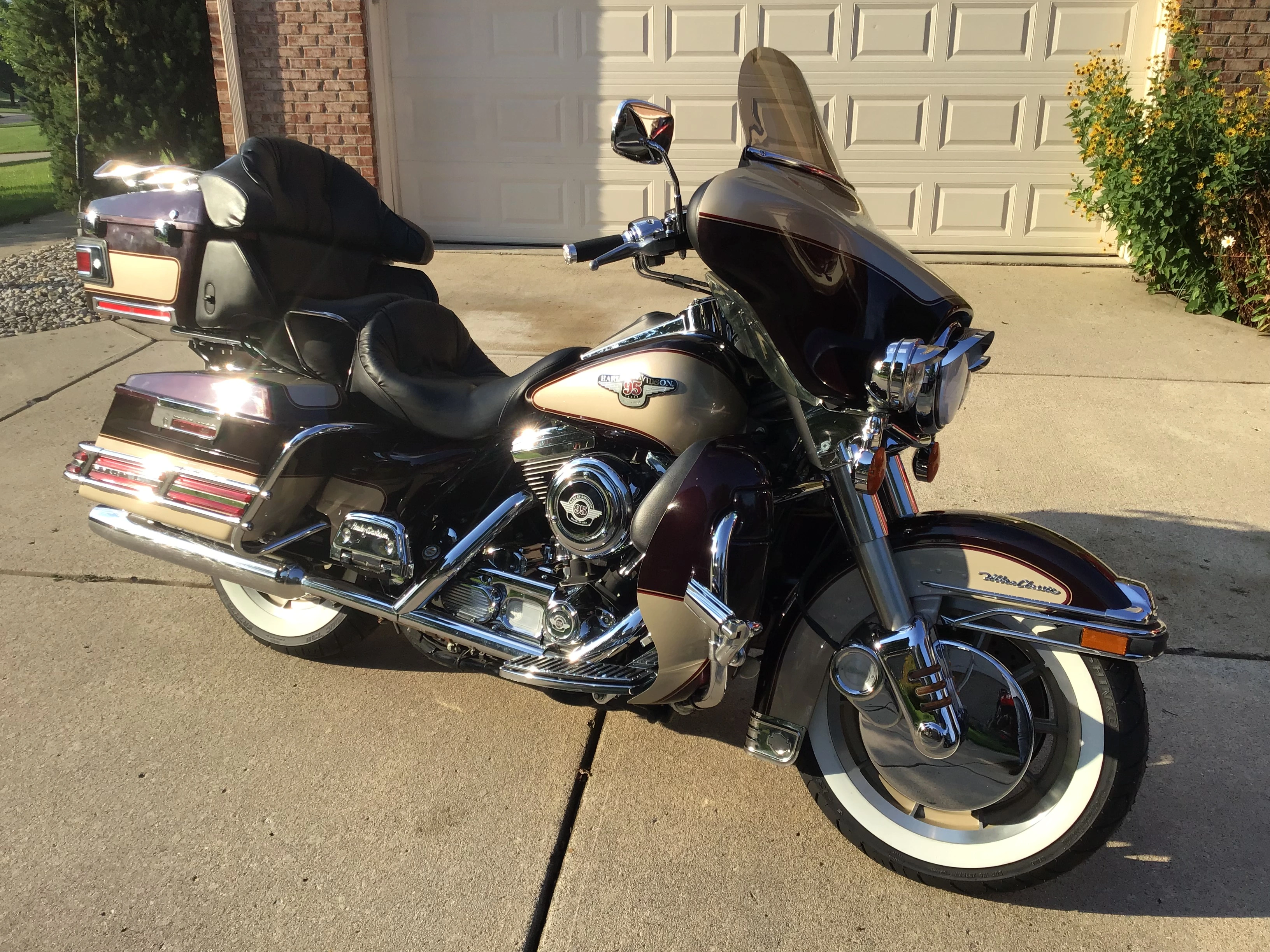 Harley-Davidson Electra Glide Ultra Limited Anniversary Edition ...